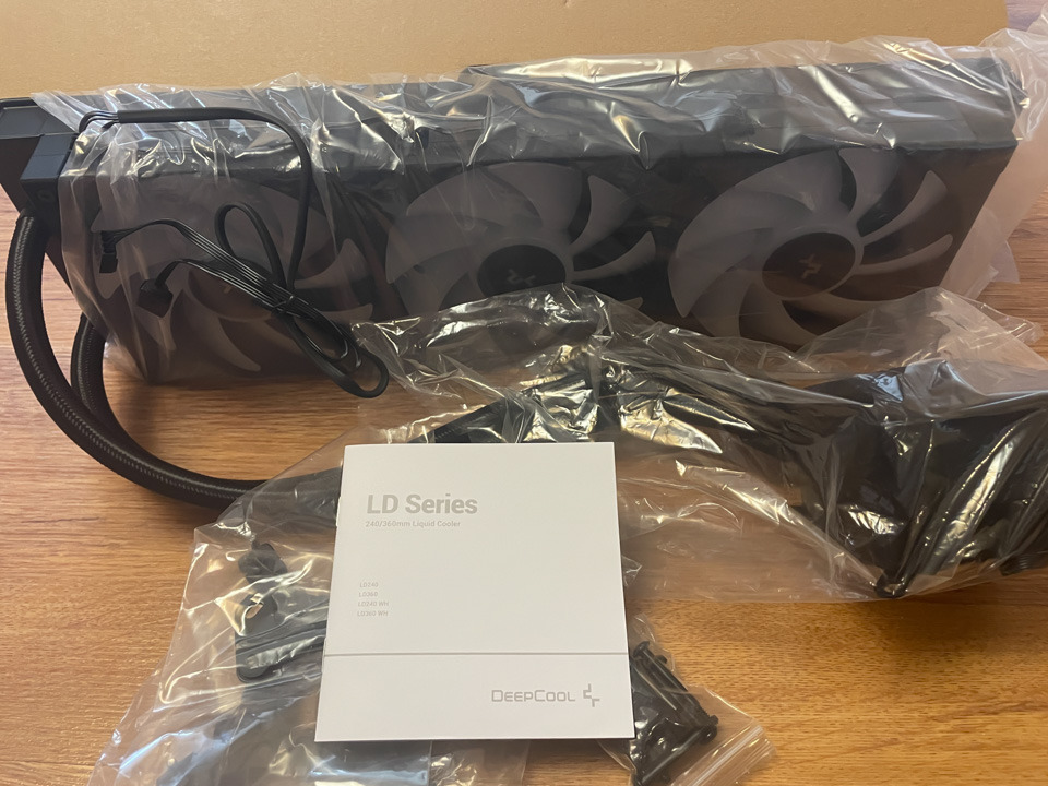 Eladó pár hetet használt Deepcool LD360 AIO vízhűtő - HardverApró