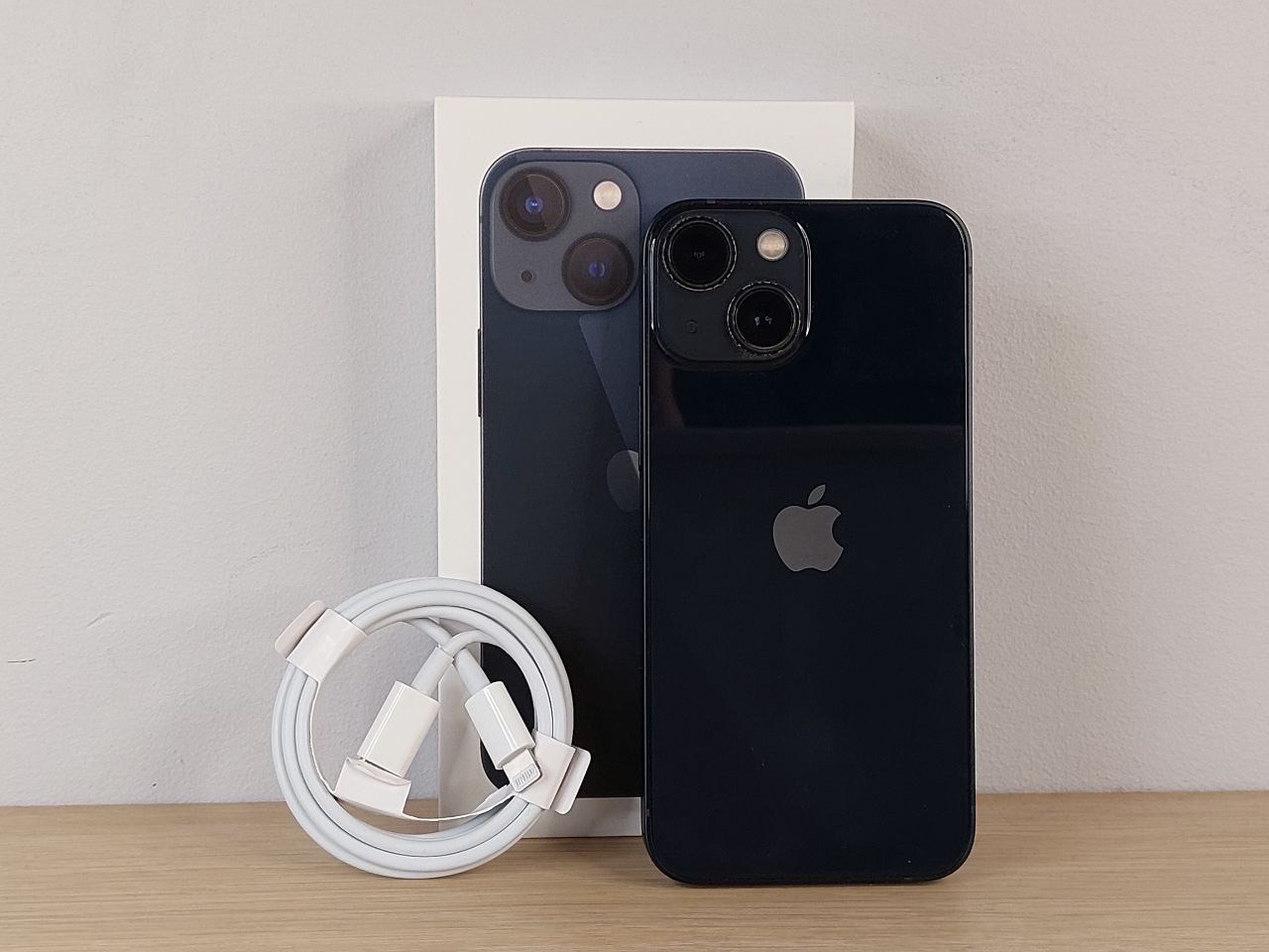 Apple iPhone 13 - 128GB 78%-os éjféli akkumulátor-kapacitással ...