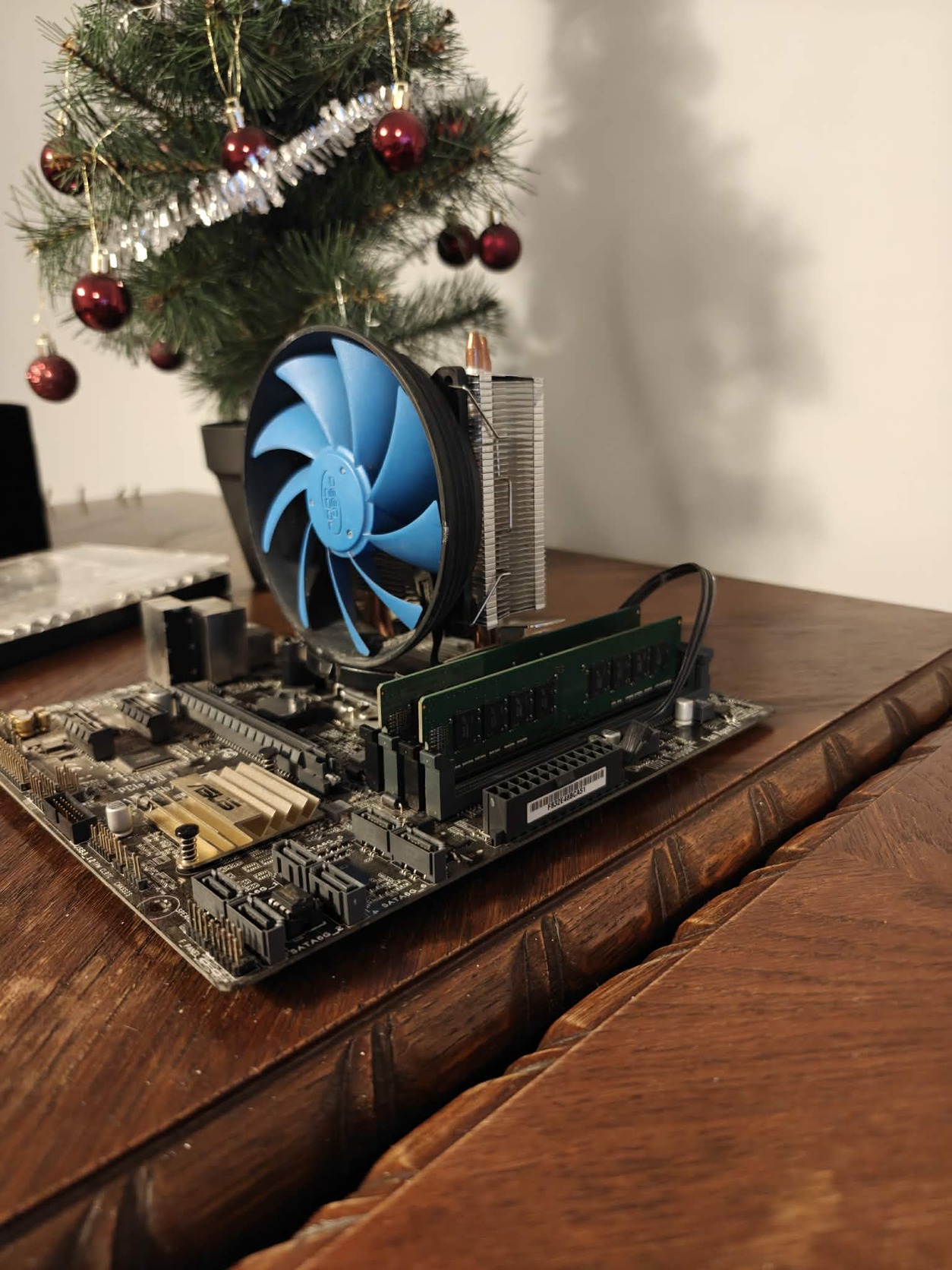 Félkonfig ASUS B150M, i5 6500, 2x8GB DDR4 - HardverApró