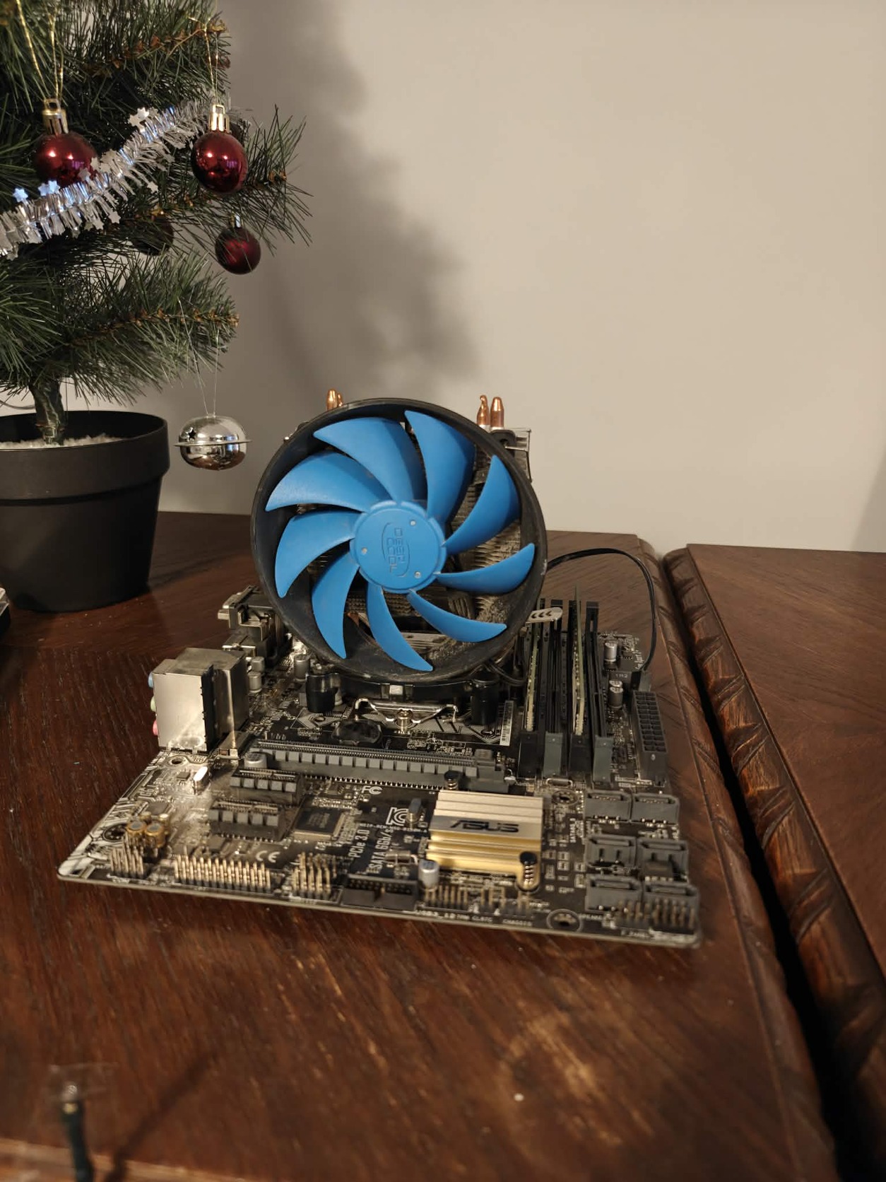 Félkonfig ASUS B150M, i5 6500, 2x8GB DDR4 - HardverApró