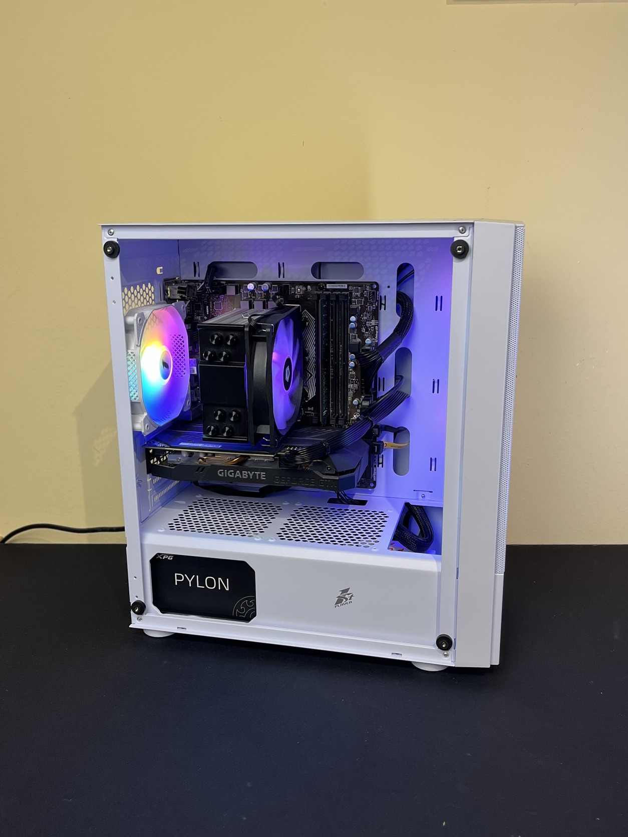 white GAMER PC : i7-6700, 16GB, GTX 1660 Ti - HardverApró