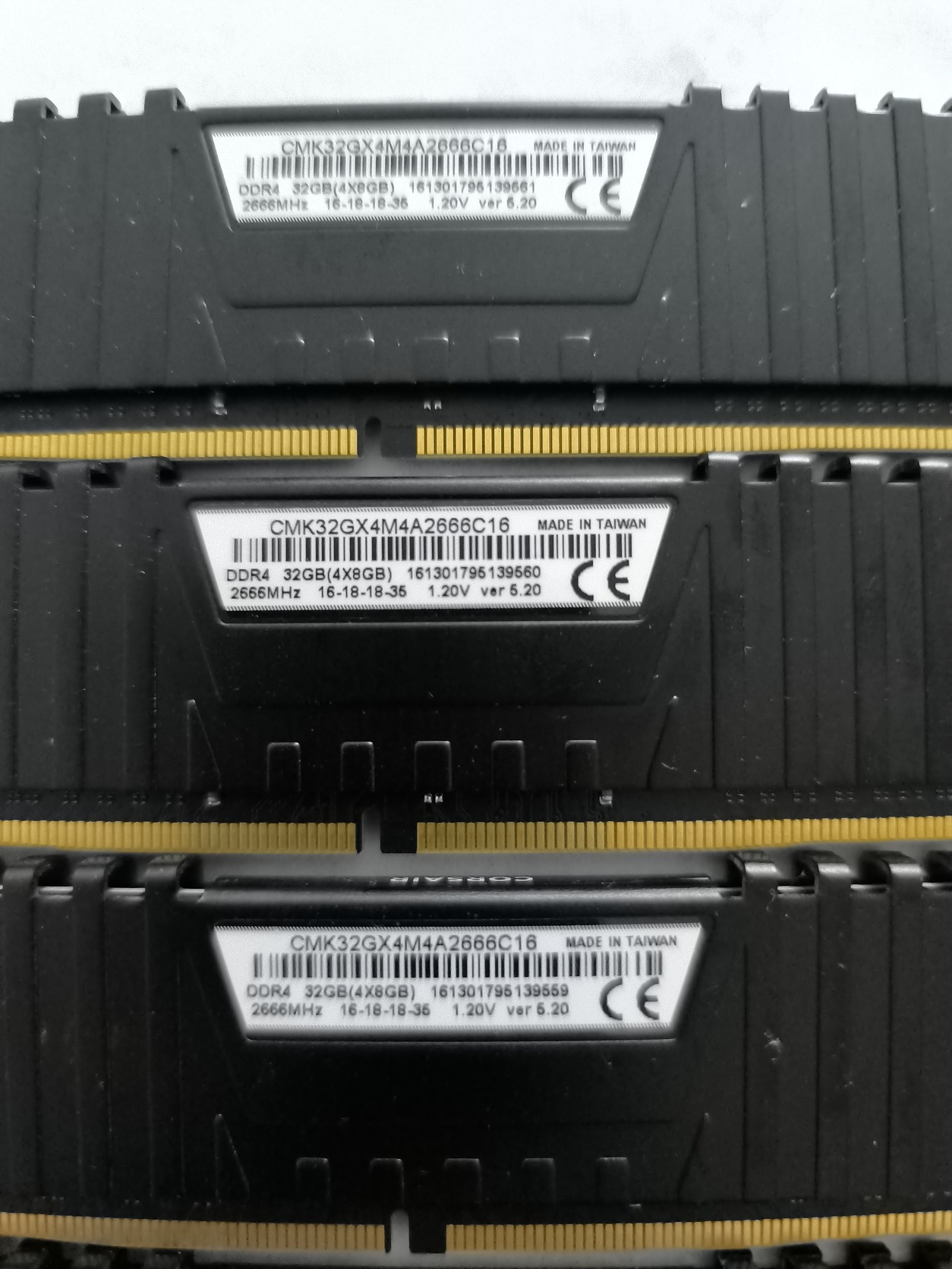 32GB Corsair Vengeance Lpx DDR4 2666 mhz (4X8GB) - HardverApró