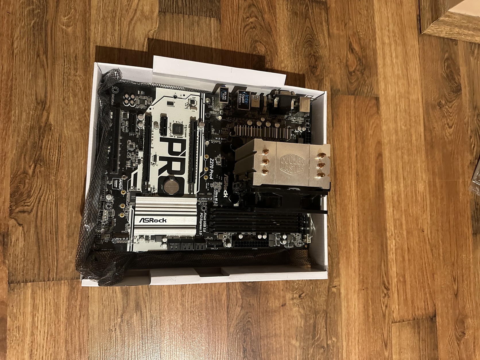 ASR Z270 Pro4 + i5 7600k 3.8 ghz+ huto - HardverApró