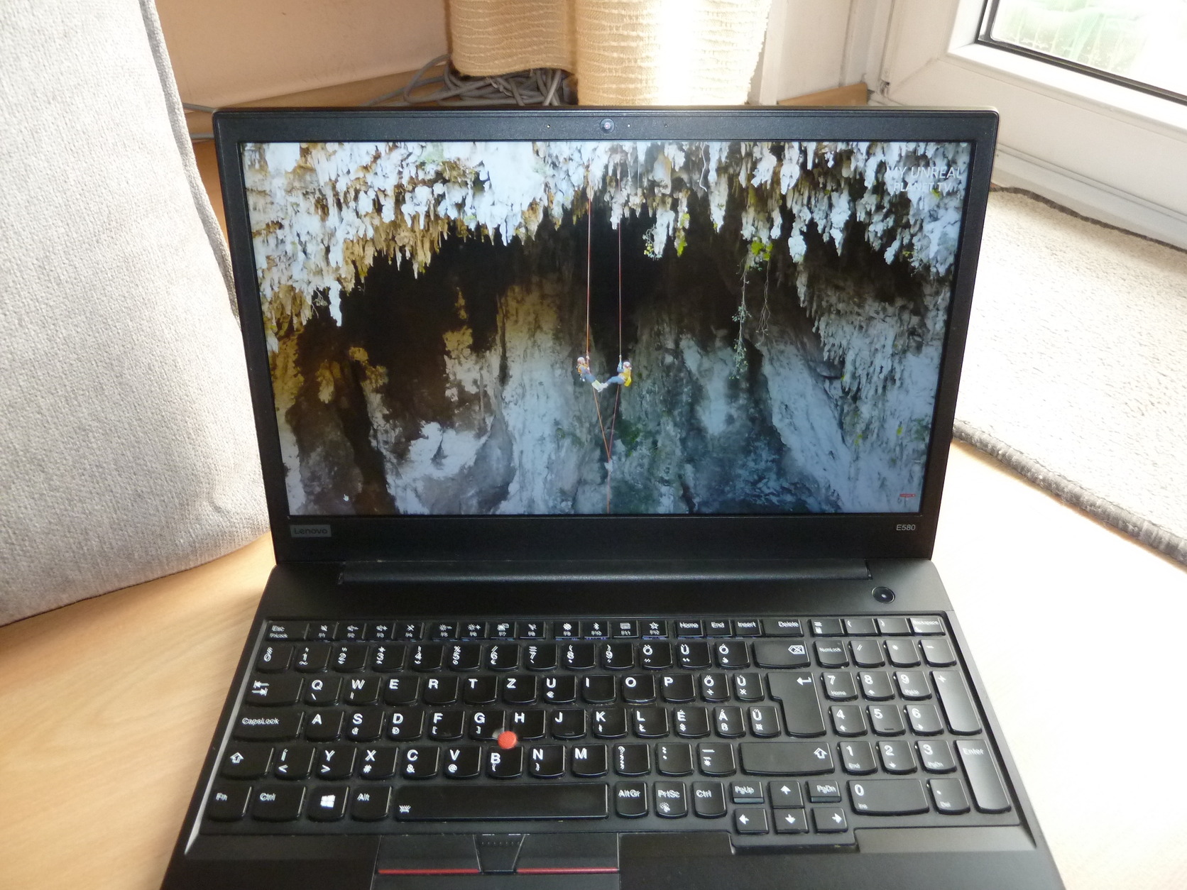 Full HD Lenovo E580 laptop 8 GB RAM 256 GB SSD új aksi világítós magyar ...