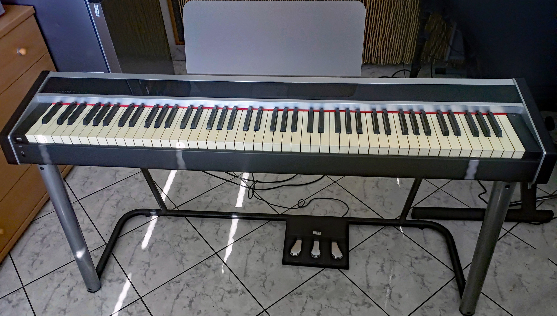 Viscount Physis H1 digitális színpadi zongora gyári állvánnyal ...