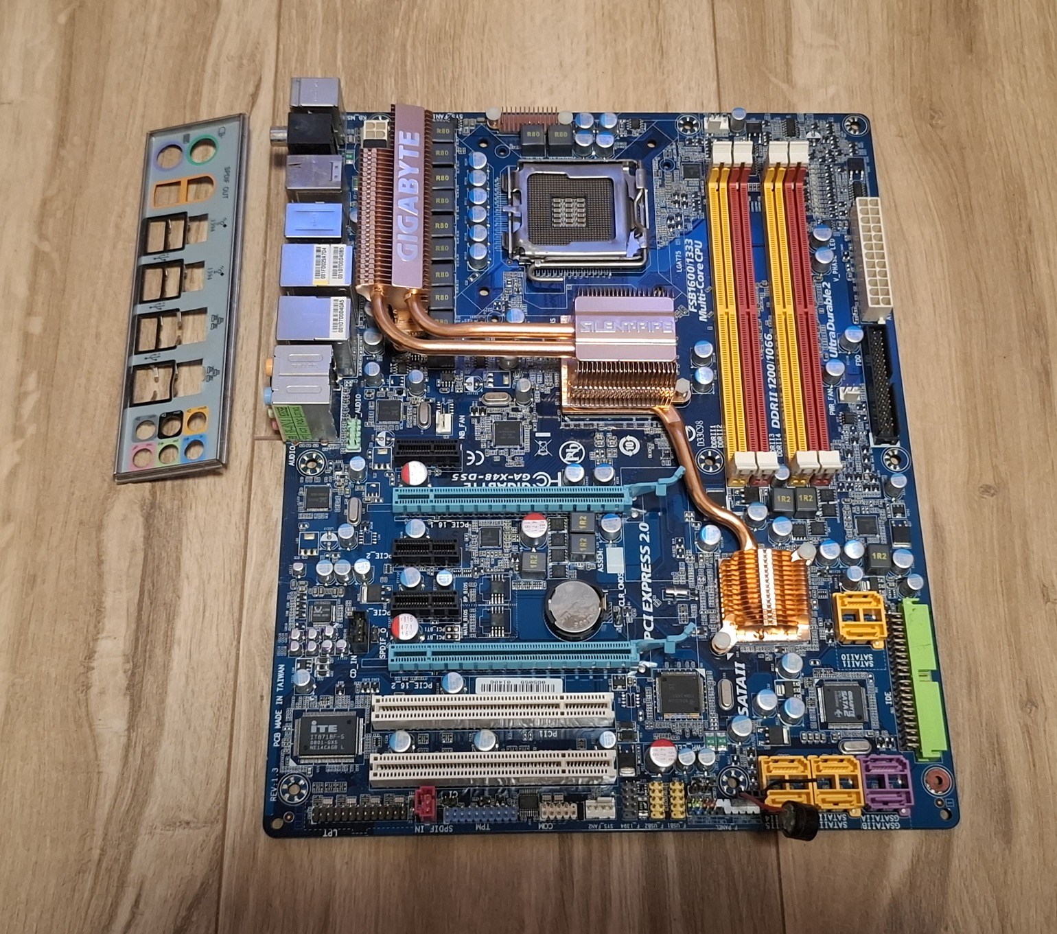 Gigabyte GA-X48-DS5 LGA 775 széria egyik csúcs lapja! - HardverApró