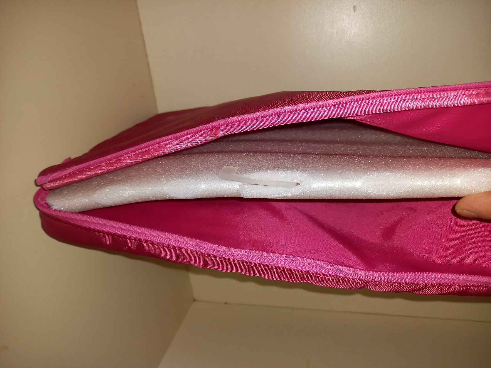 Attack 16.4" Supreme red laptop táska Új - HardverApró