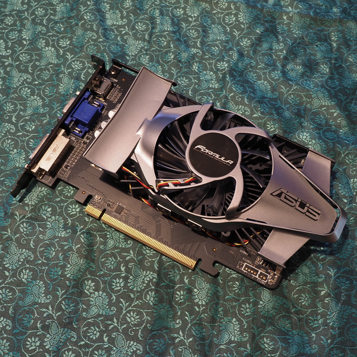 ASUS HD 6750 Formula - HardverApró