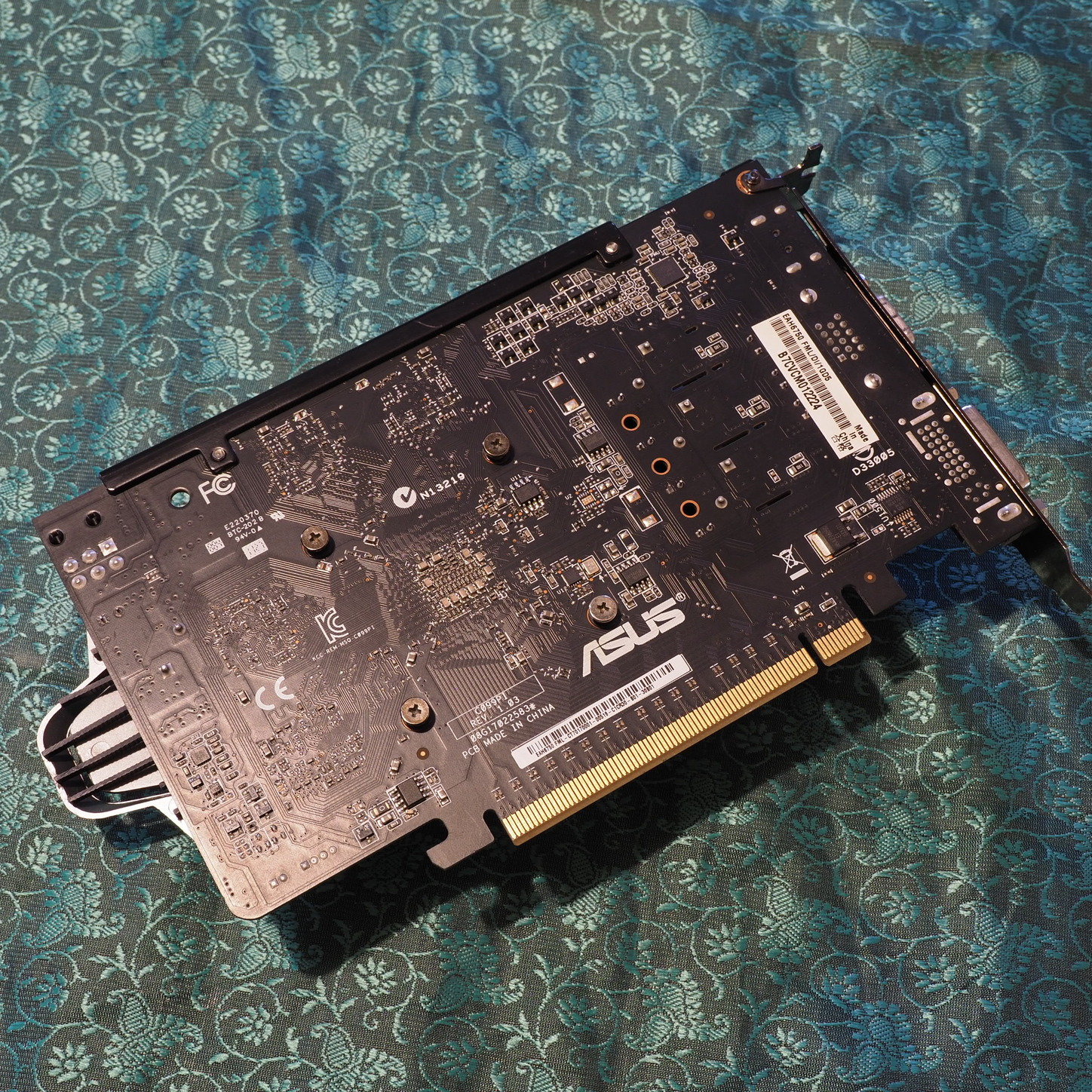 ASUS HD 6750 Formula - HardverApró