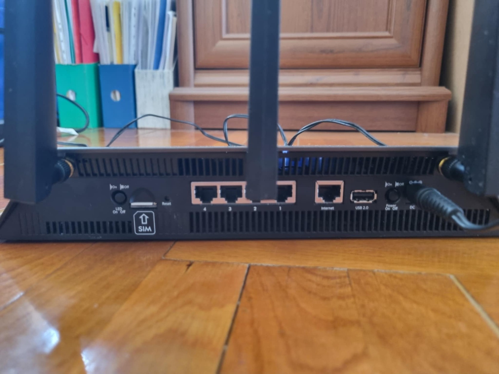 Netgear Nighthawk R7100LG AC1900 Dual-Band WiFi Router LTE modemmel új ...