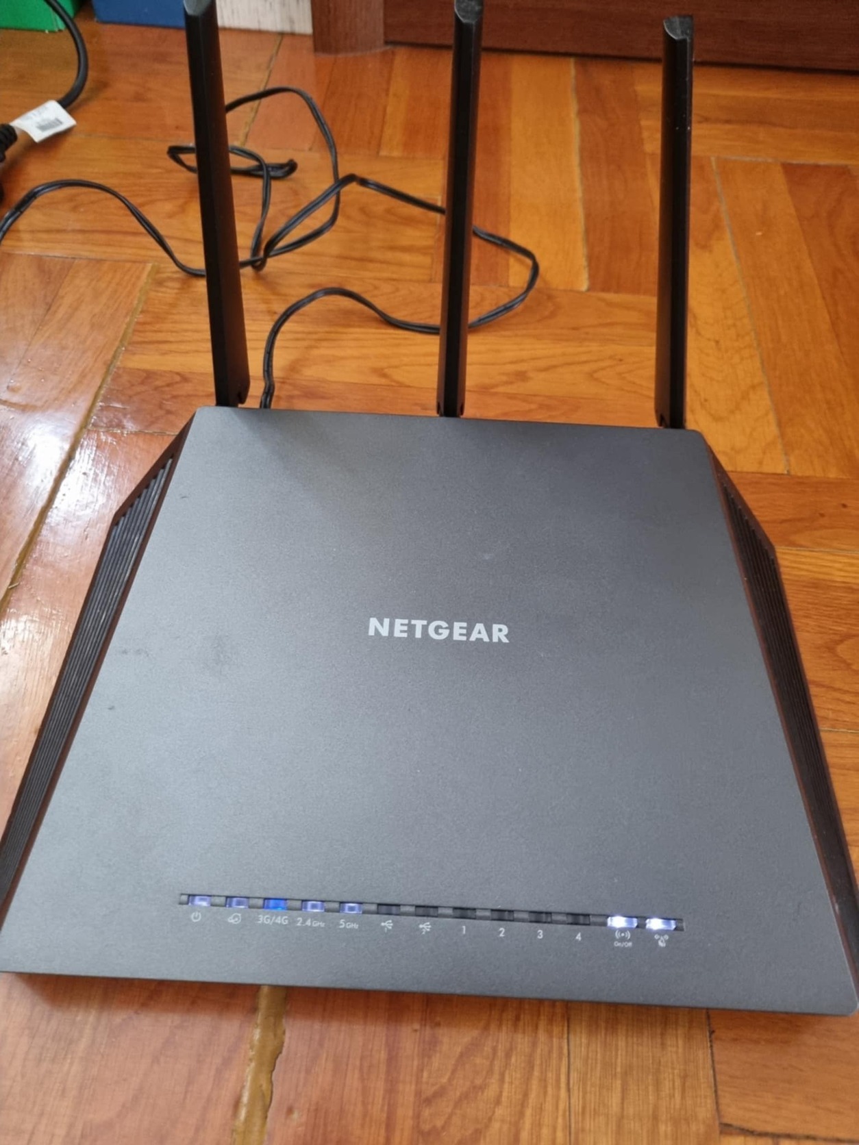 Netgear Nighthawk R7100LG AC1900 Dual-Band WiFi Router LTE modemmel új ...