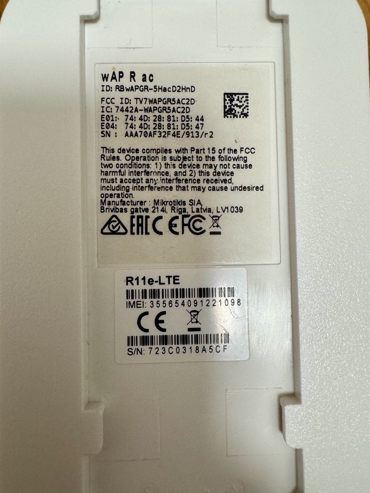 MikroTik wAP ac LTE/4G Dual Band Wi-Fi router (RBwAPGR-5HacD2HnD ...