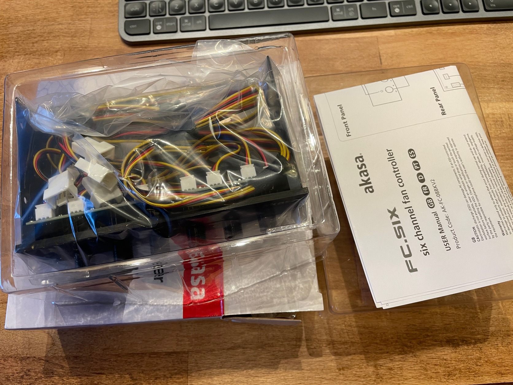 AKASA 6 csatornás Ventilátor fordulatszabályozó AK-FC-08BK 5.25"-rack ...