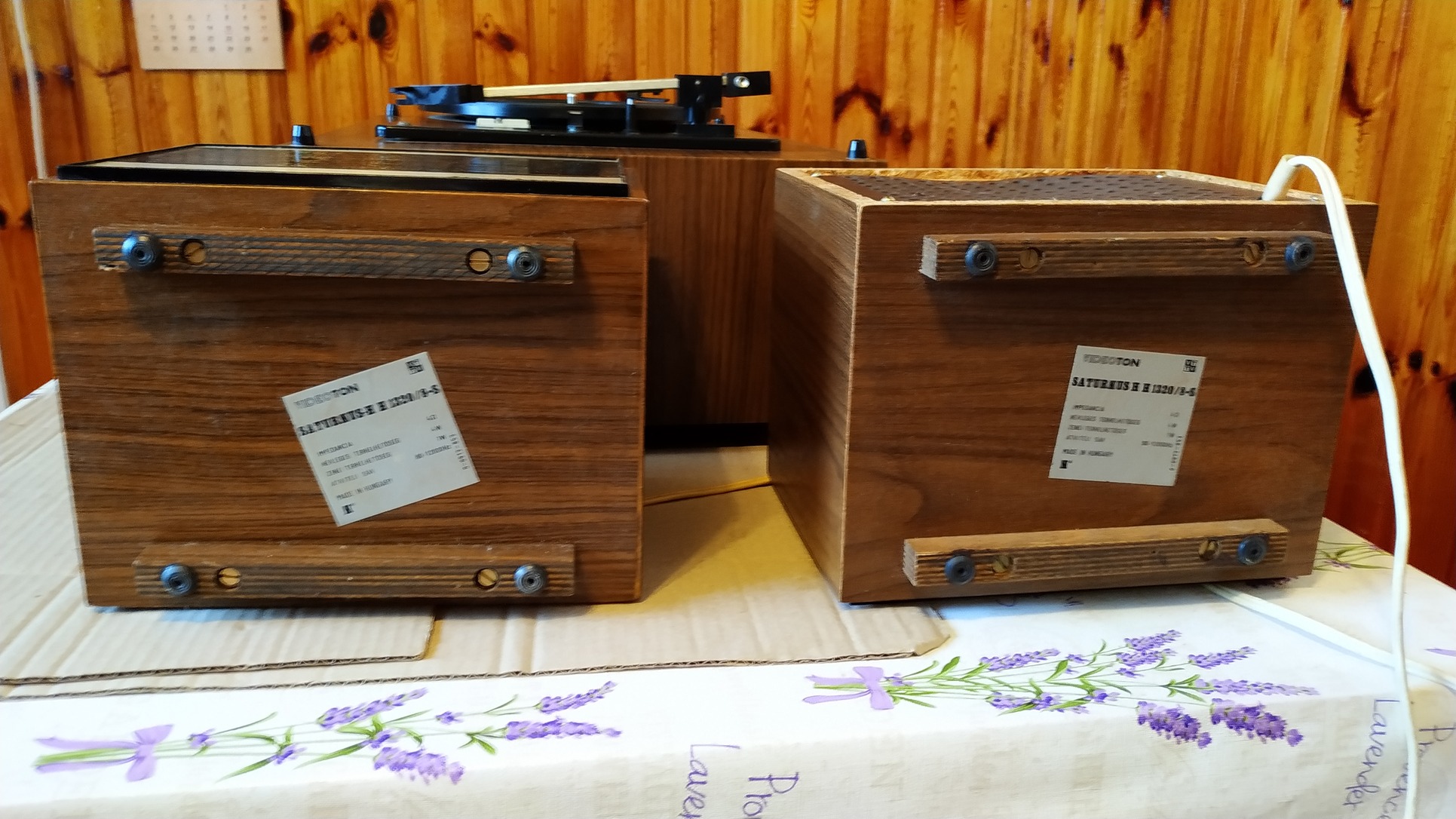 Saturnus de Luxe rádió lemezjátszó - HardverApró