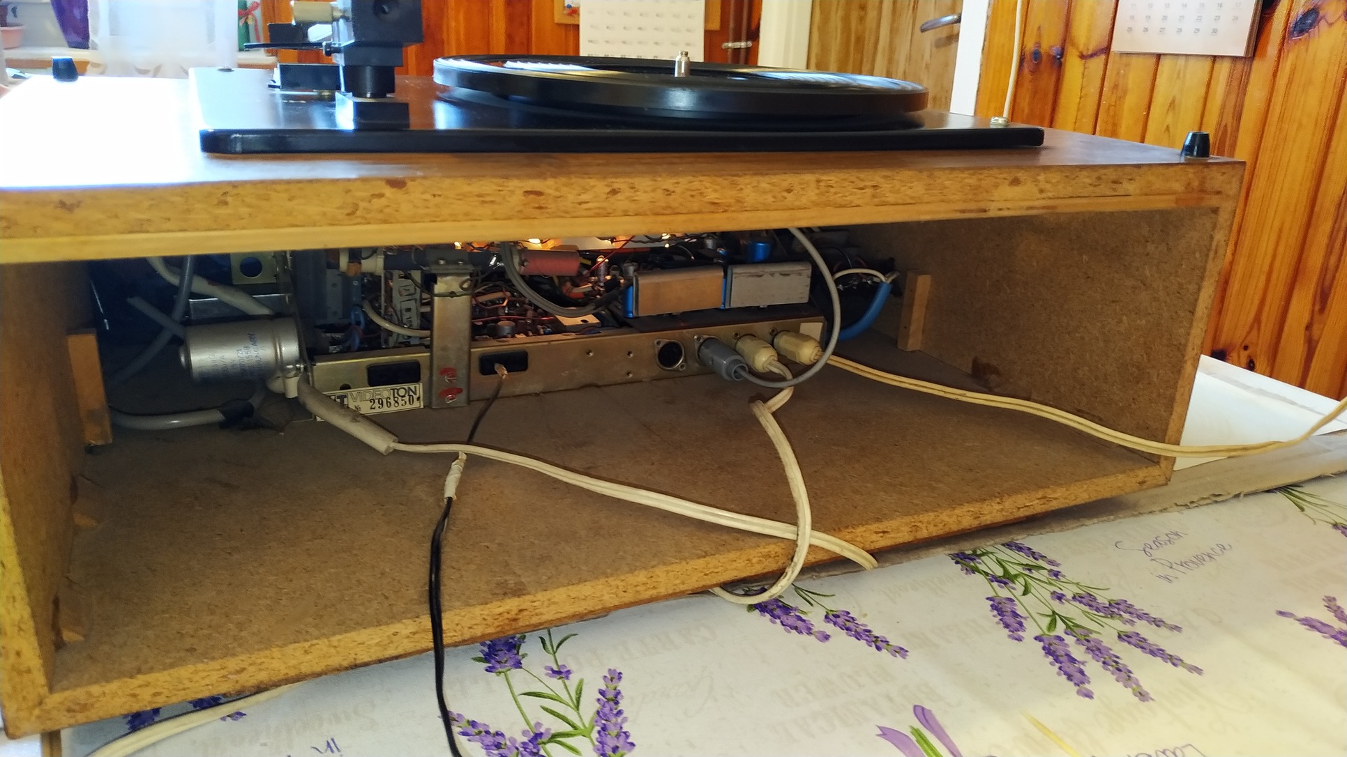 Saturnus de Luxe rádió lemezjátszó - HardverApró