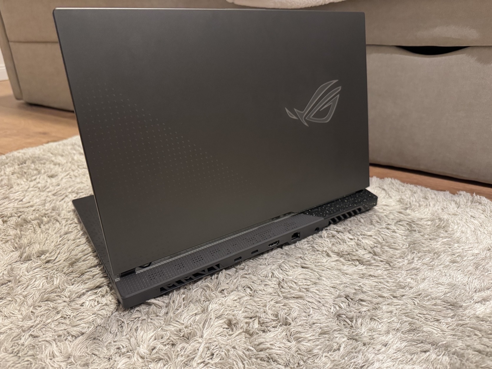 ASUS ROG Strix G513RC /Ryzen 7 6800H/24GB DDR5 RAM/RTX 3050/1,5TB NVMe ...