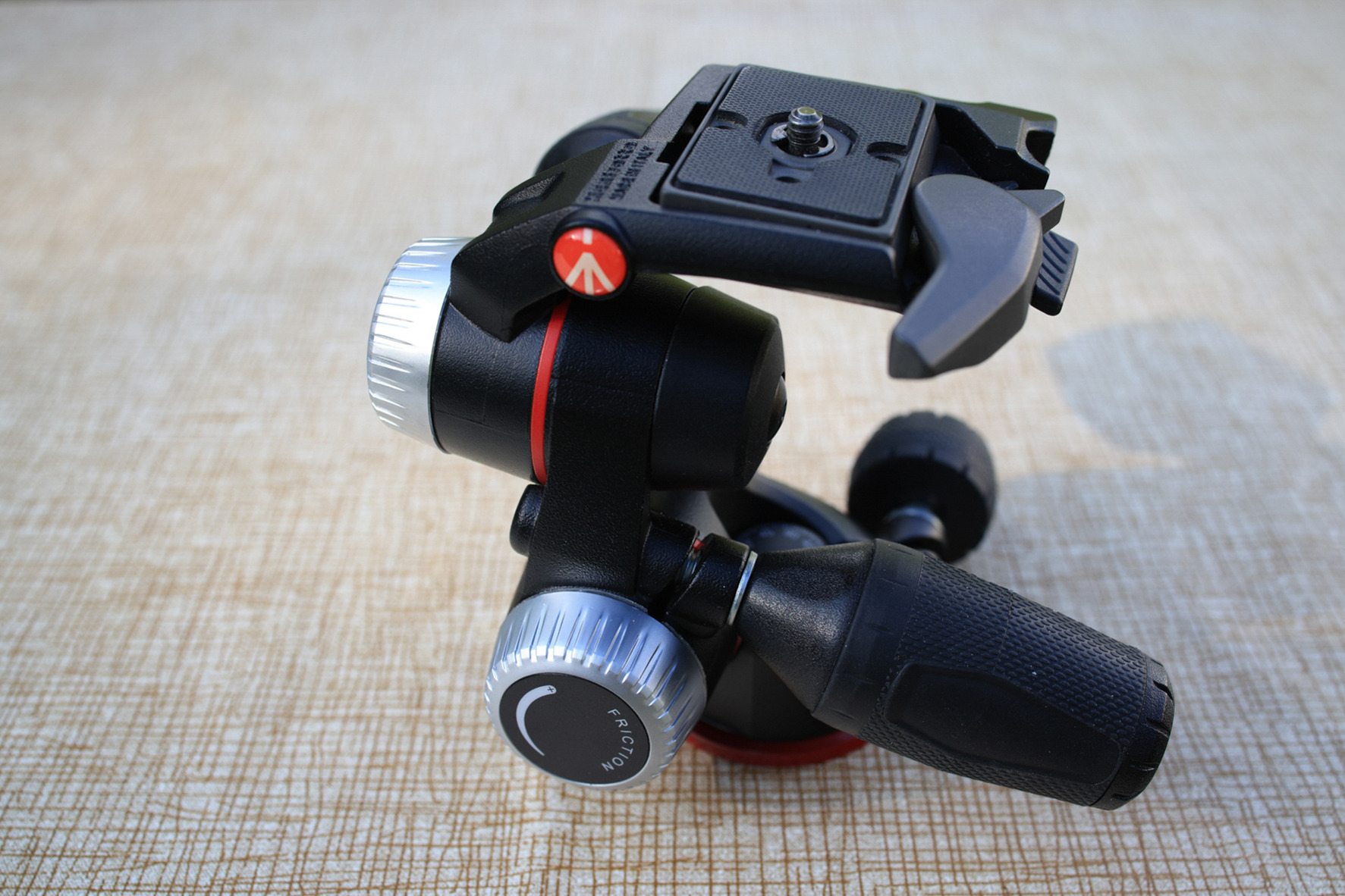 Manfrotto MT190CXPRO4 190 állvány, MHXPRO-3W X-PRO, 324RC2 Light Duty ...