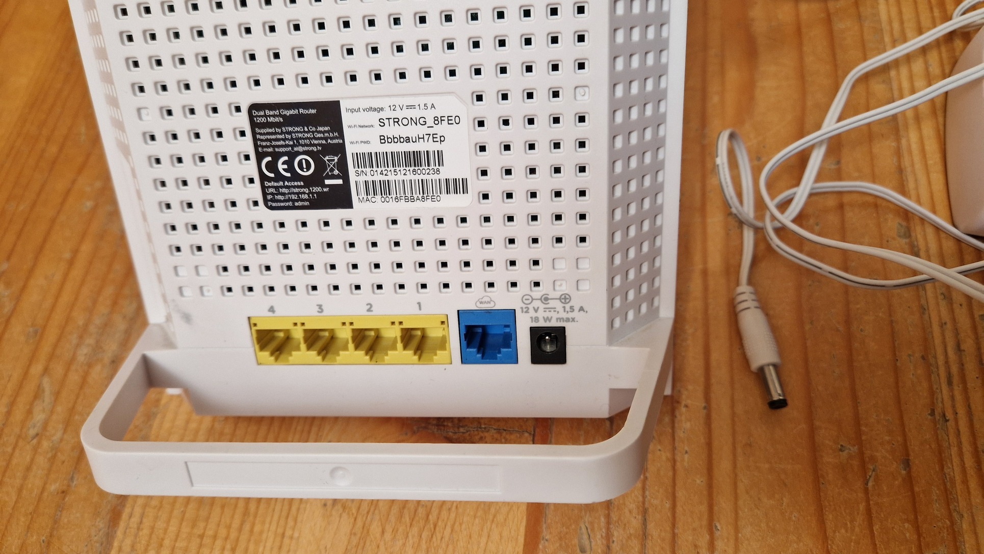 Strong AC 1200 Dual Band Gigabit Router OpenWrt-vel eladó! - HardverApró