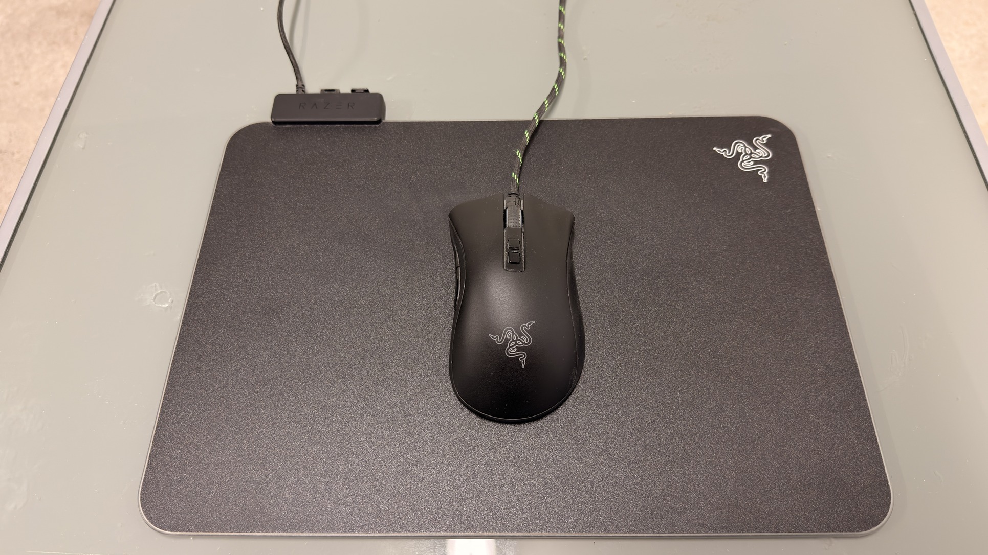 Razer RGB Gaming Pack: DeathAdder V2 Special Edition + Firefly V2 ...