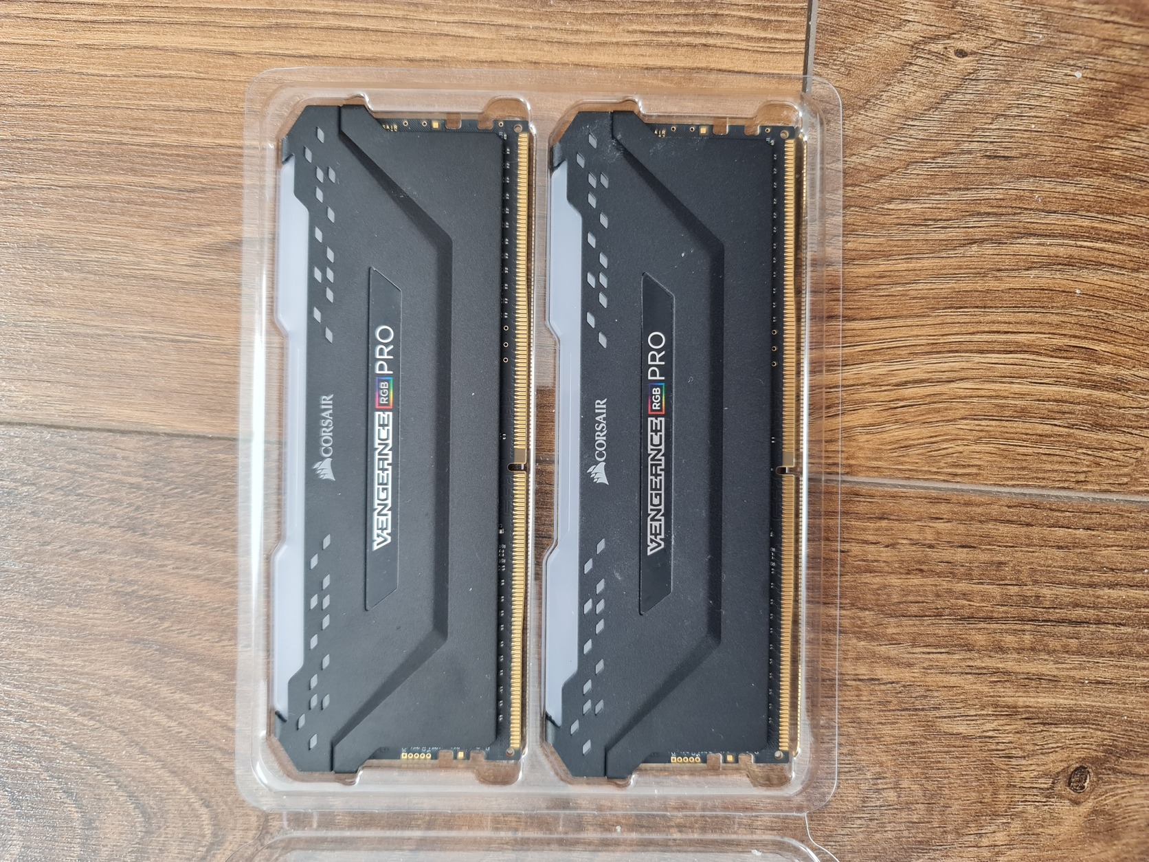 CORSAIR VENGEANCE RGB PRO DDR4 2X8Gb 3600Mhz - élettartam gari ...