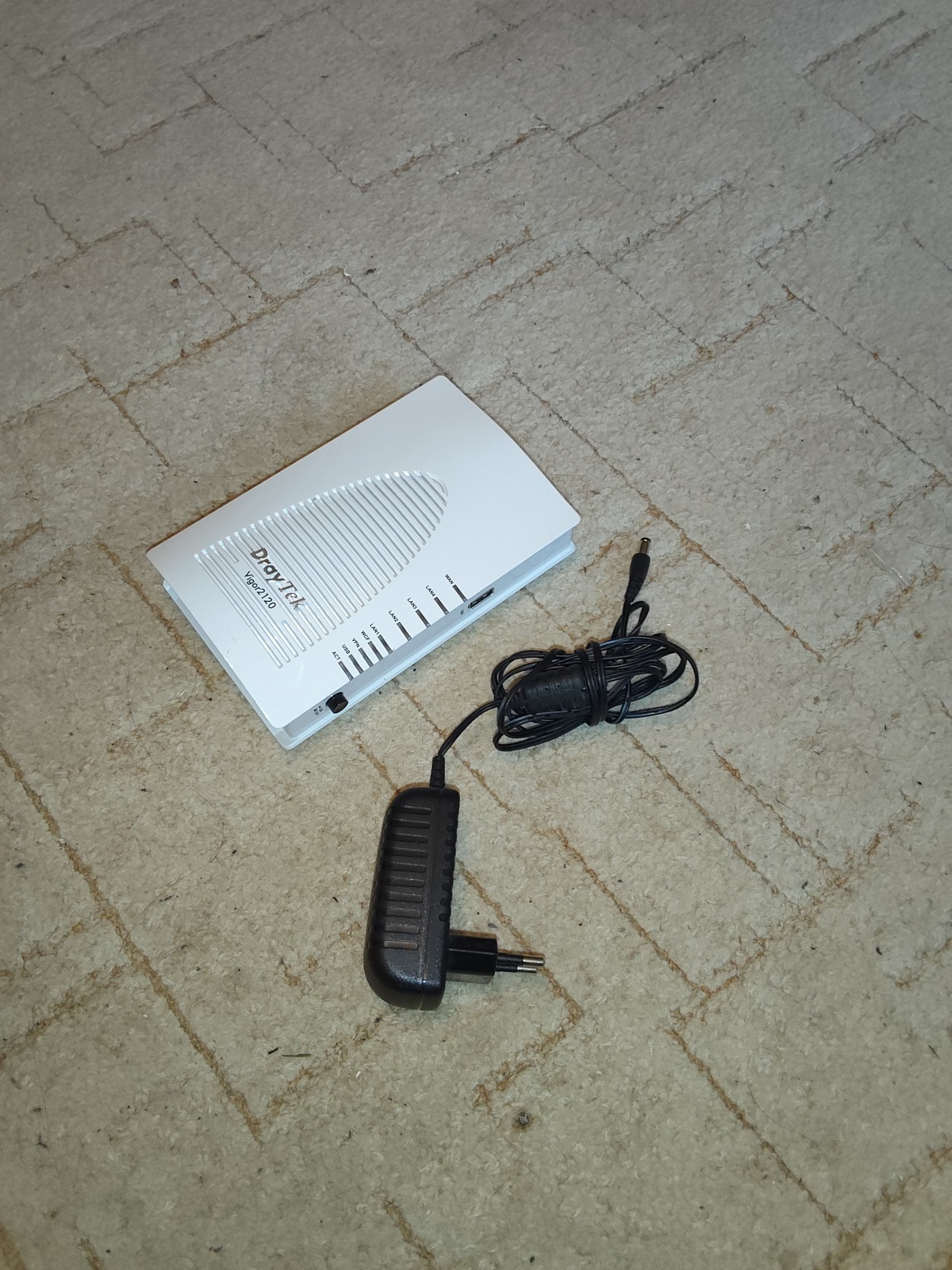 Draytek Vigor 2120 - HardverApró