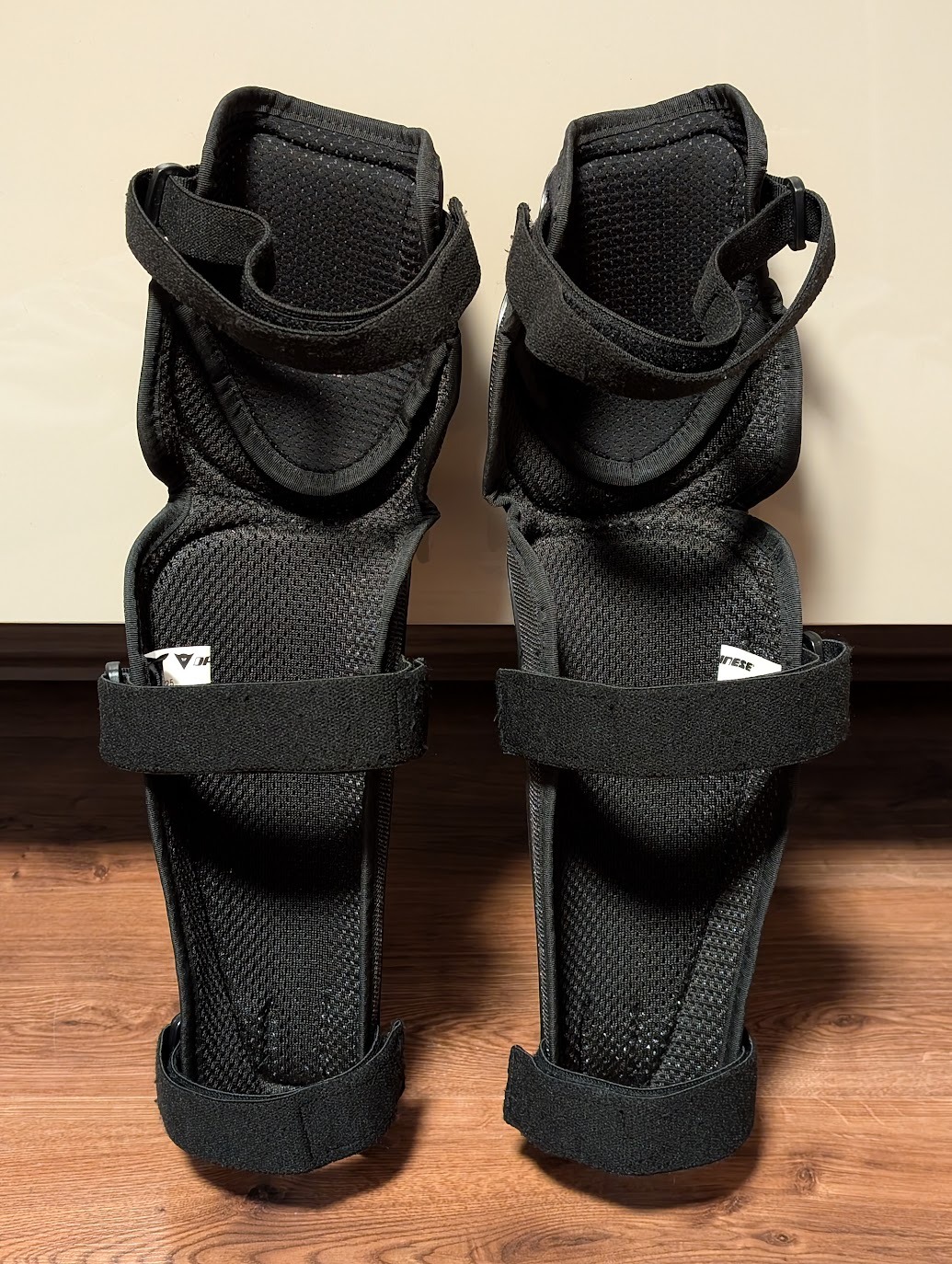 Dainese V-E1 N térd- és sípcsontvédő - HardverApró