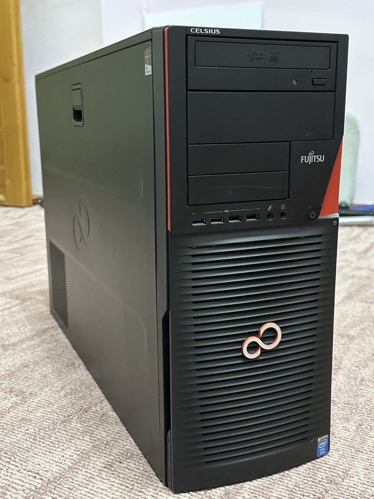 Fujitsu Celsius R930 - HardverApró