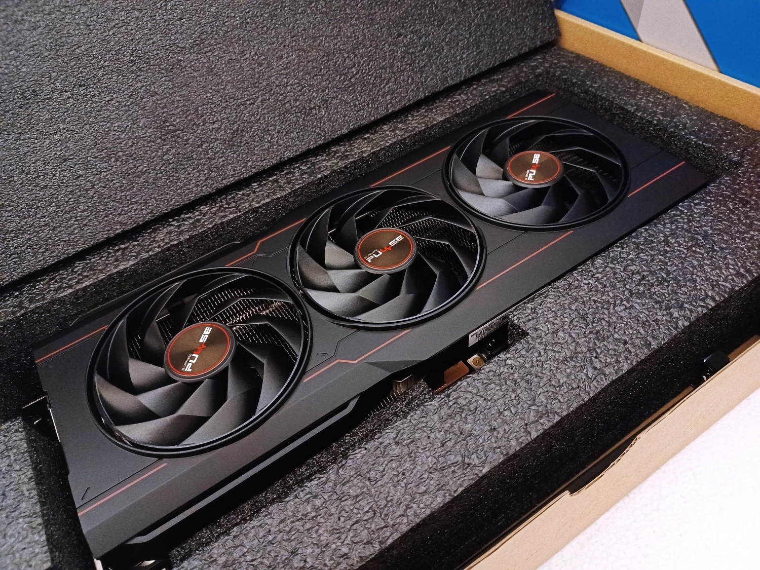 SAPPHIRE PULSE RX 7900 XT GAMING OC 20GB / GARANCIA 2026.08. Kitűnő ...