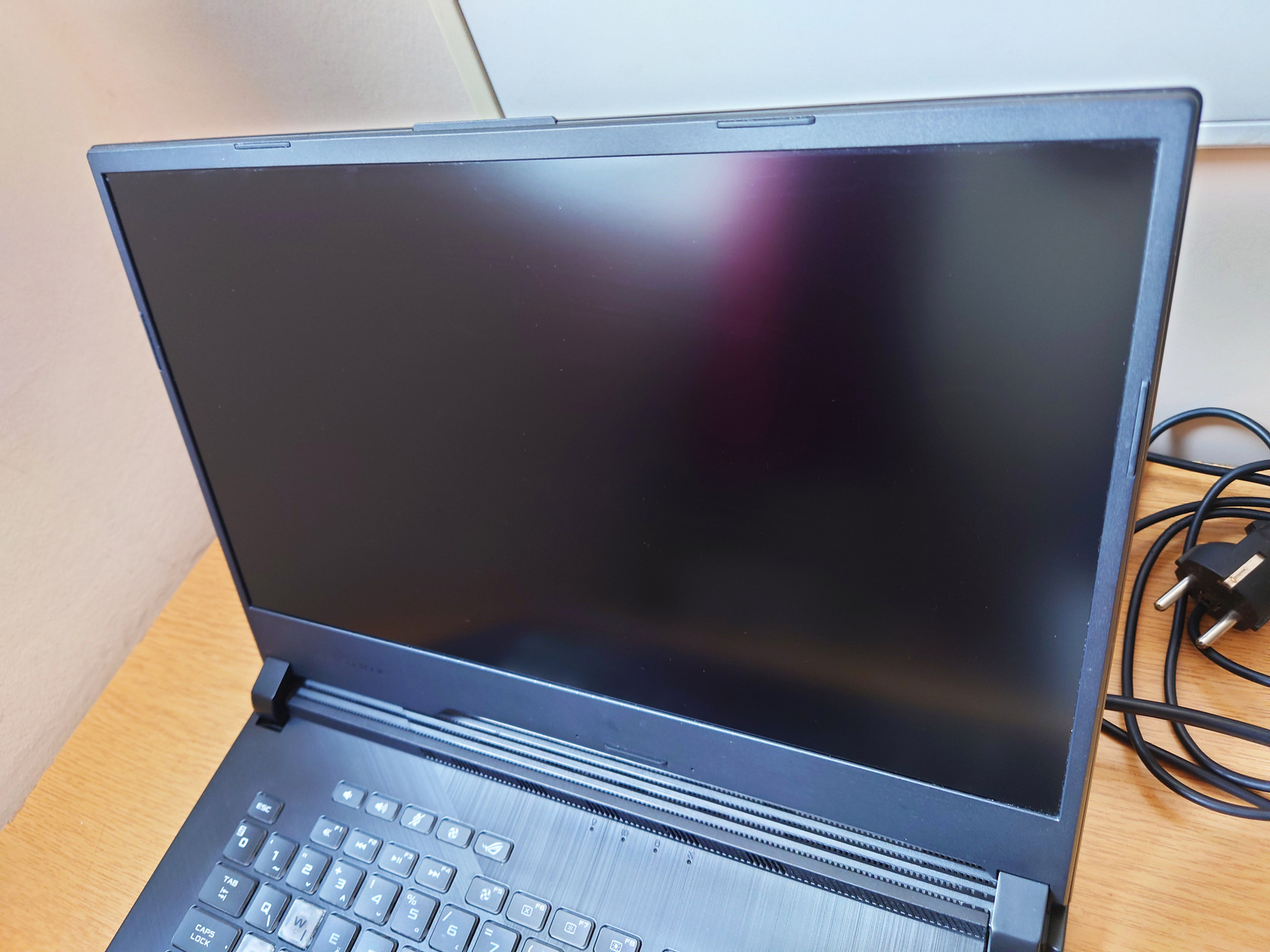 Asus Rog Strix G531GT - RTX 1650 / i5 - 9300H / 16 GB ram - HardverApró