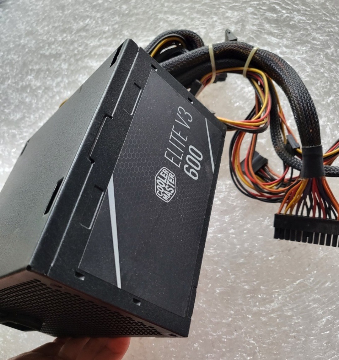 Cooler Master Elite V3 600 - 600W - HardverApró