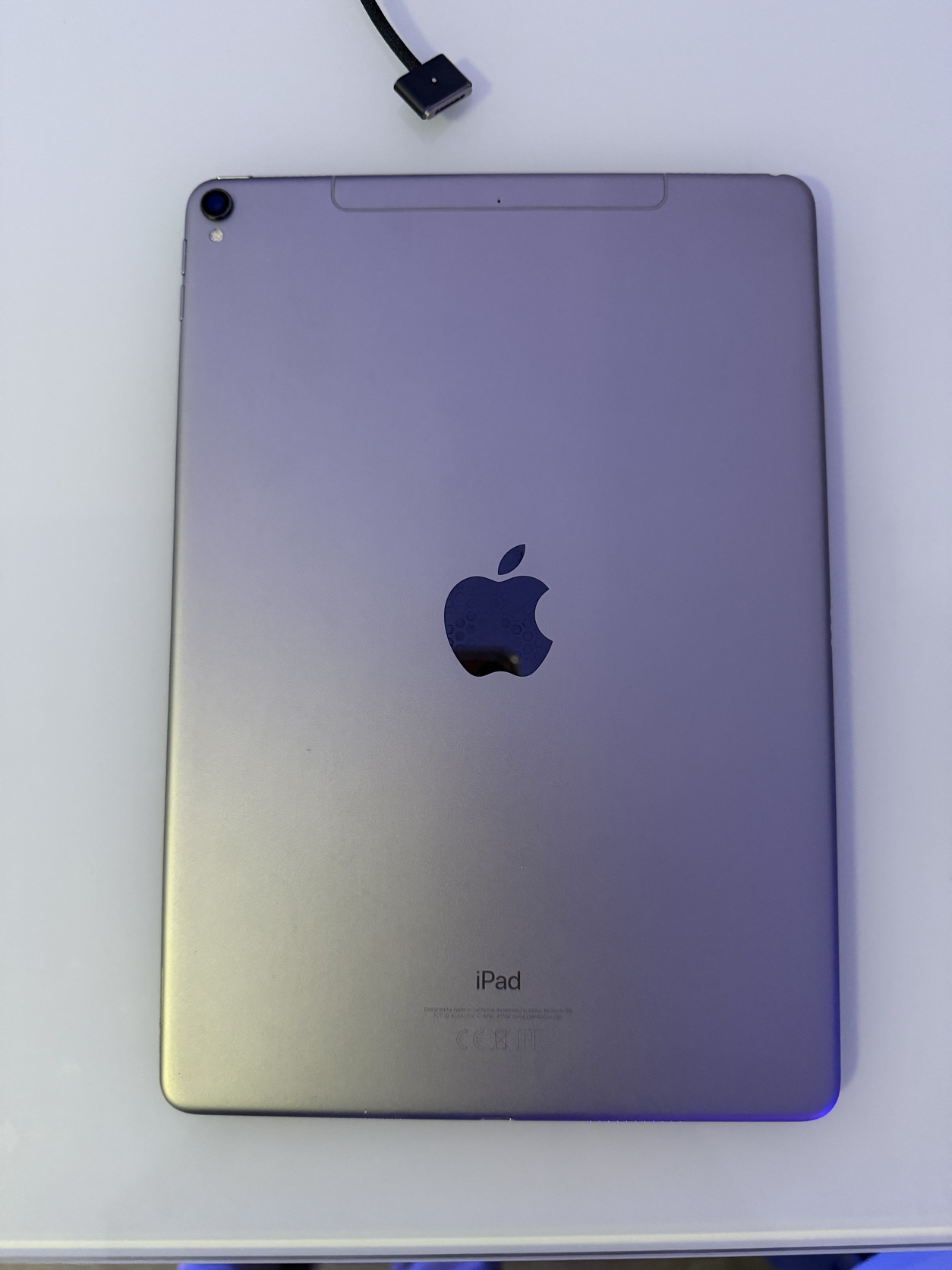 Apple iPad Pro 10.5 SIM-kártyás Újszerű állapot! - HardverApró