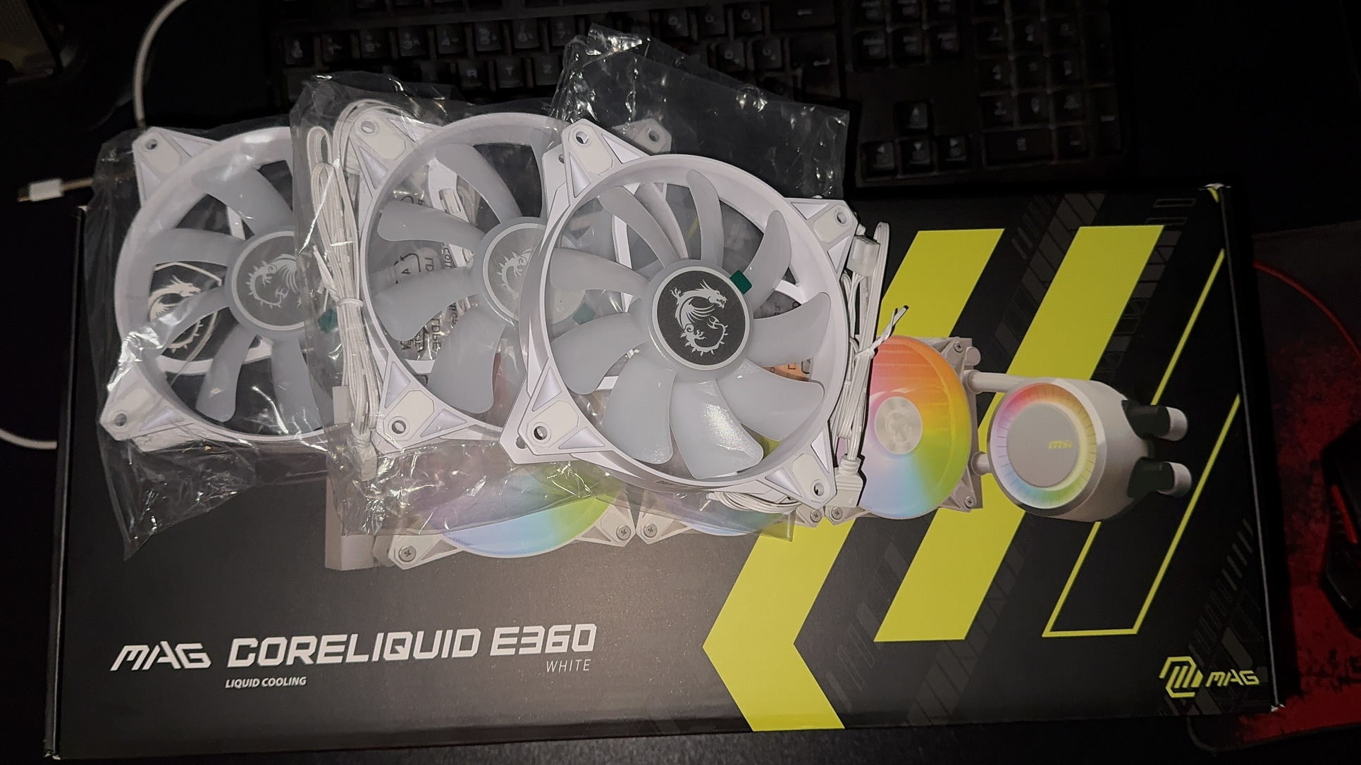 MSI MAG CoreLiquid E360 WHITE - HardverApró