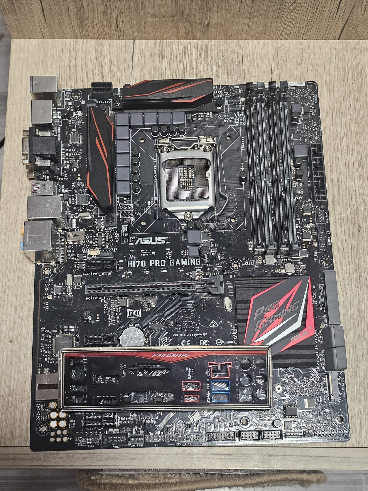 ASUS H170 PRO GAMING Alaplap (LGA1151, DDR4, M.2 NVMe, USB 3.1 ...