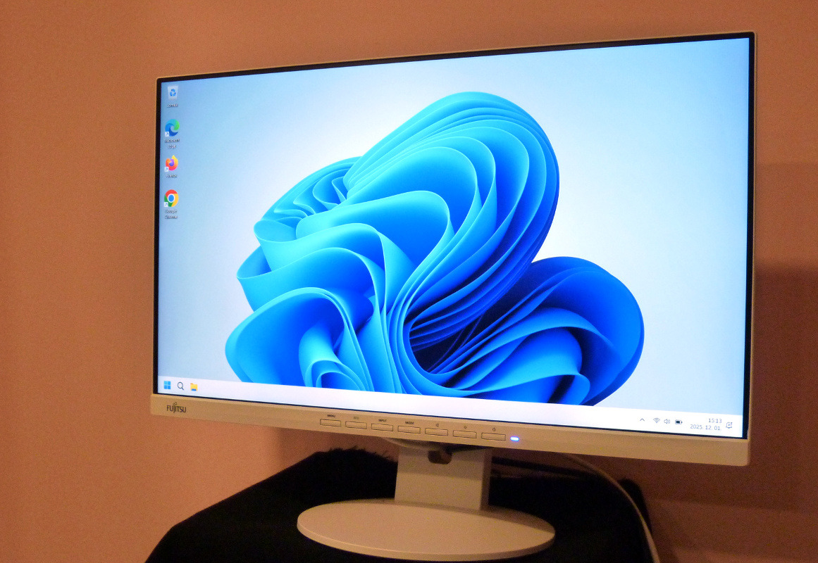 24" monitor 1 év garanciával - Fujitsu B24-9 TE - HardverApró