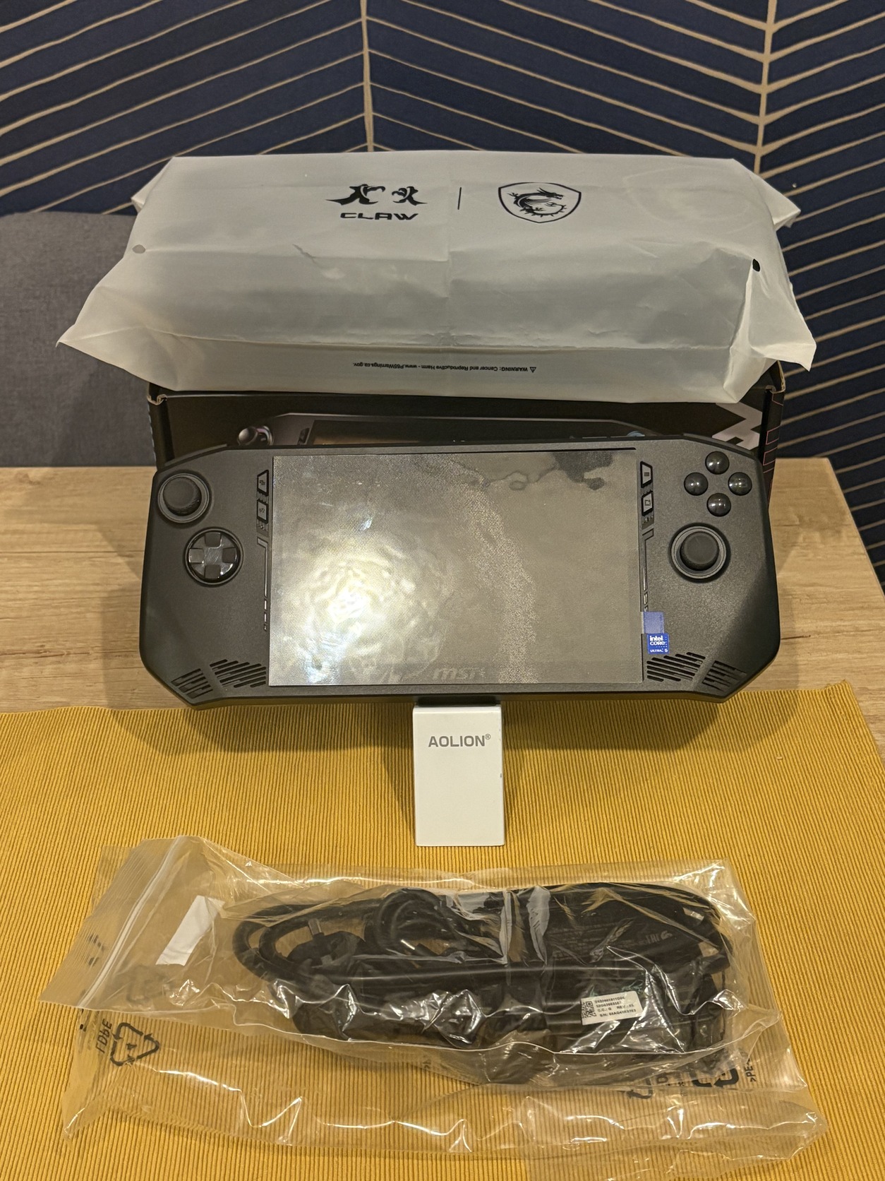 MSI CLAW A1M 512GB GamerPC + hordozó tok 2027.09.19-ig garancia ...