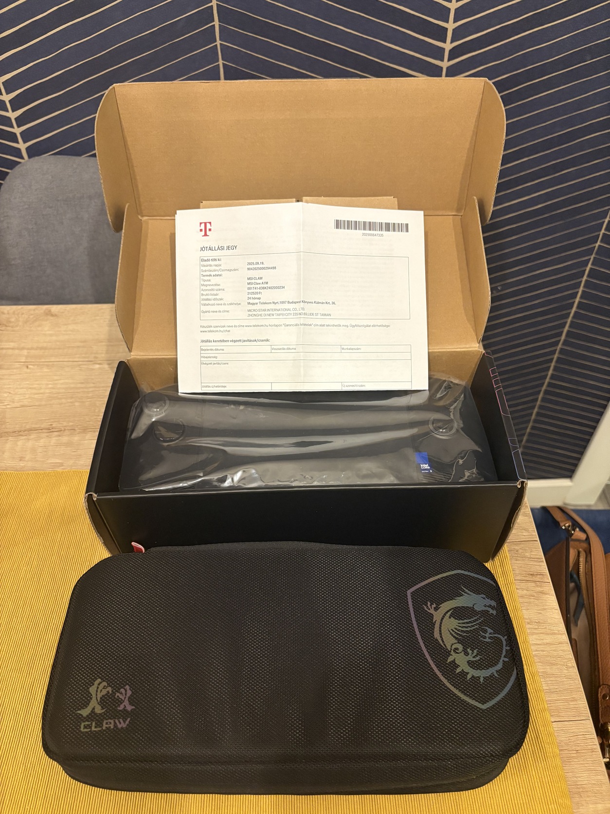 MSI CLAW A1M 512GB GamerPC + hordozó tok 2027.09.19-ig garancia ...