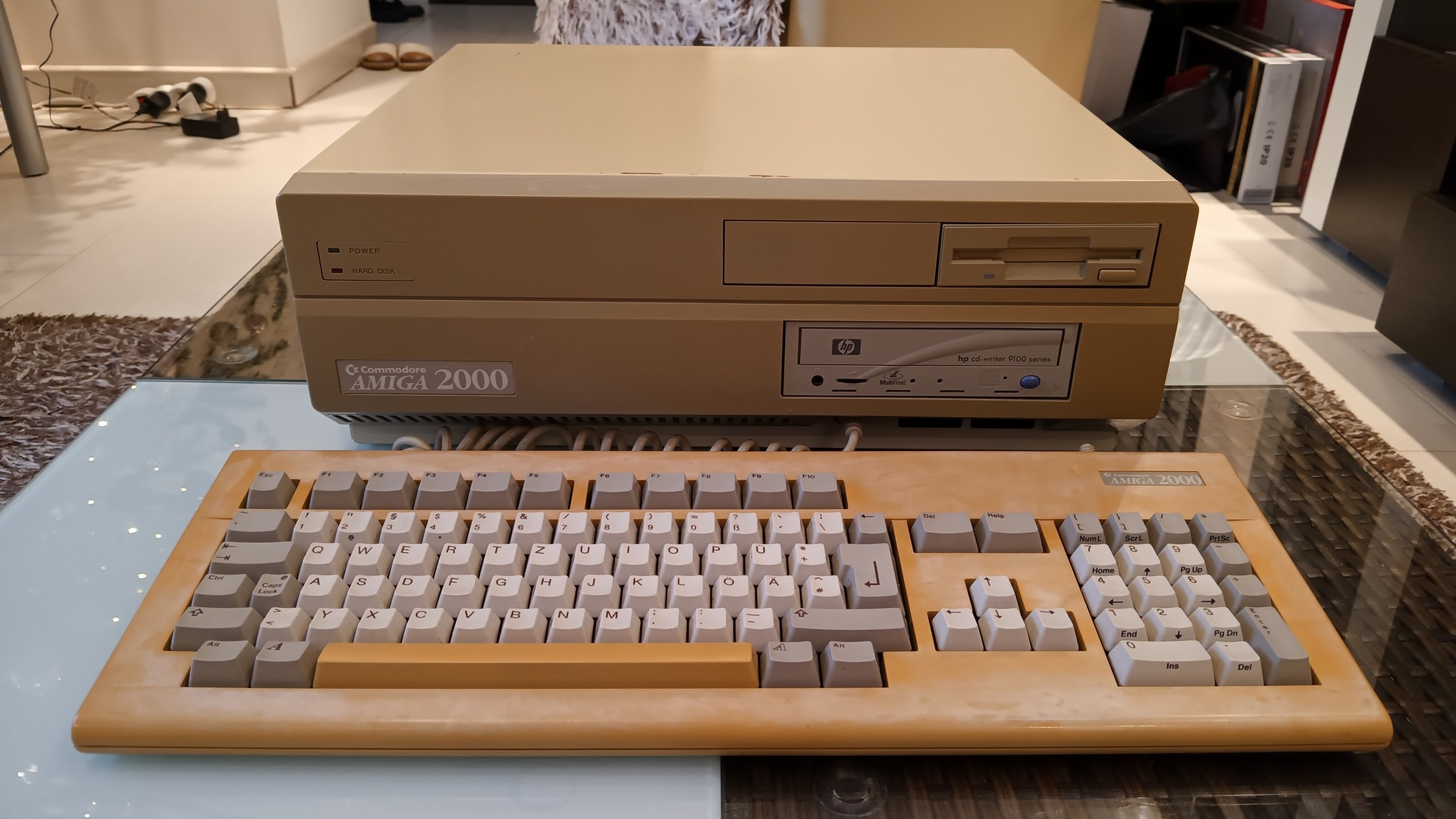 Amiga 2000 - 030/60 MHz + 130 Mb RAM, FullHD RTG, hangkártya MP3 ...