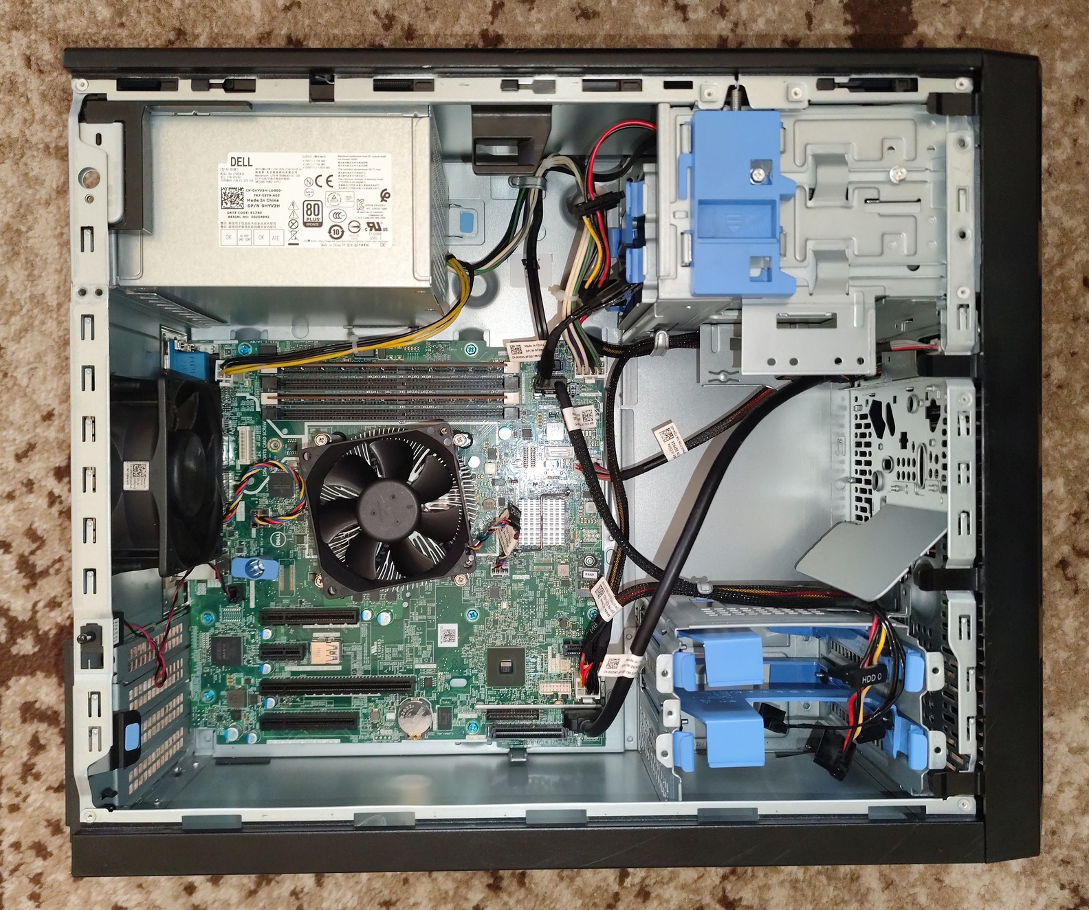 Dell PowerEdge T130, Xeon E3-1220 V5, 32GB DDR4, SSD/HDD nélkül, OEM ...