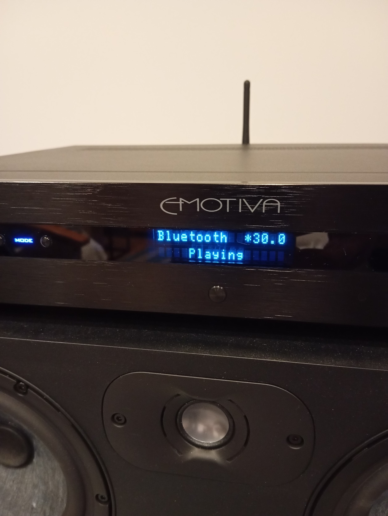 Emotiva BasX MC1 13.2 csatornás Dolby Atmos, DTS:X házimozi processzor ...