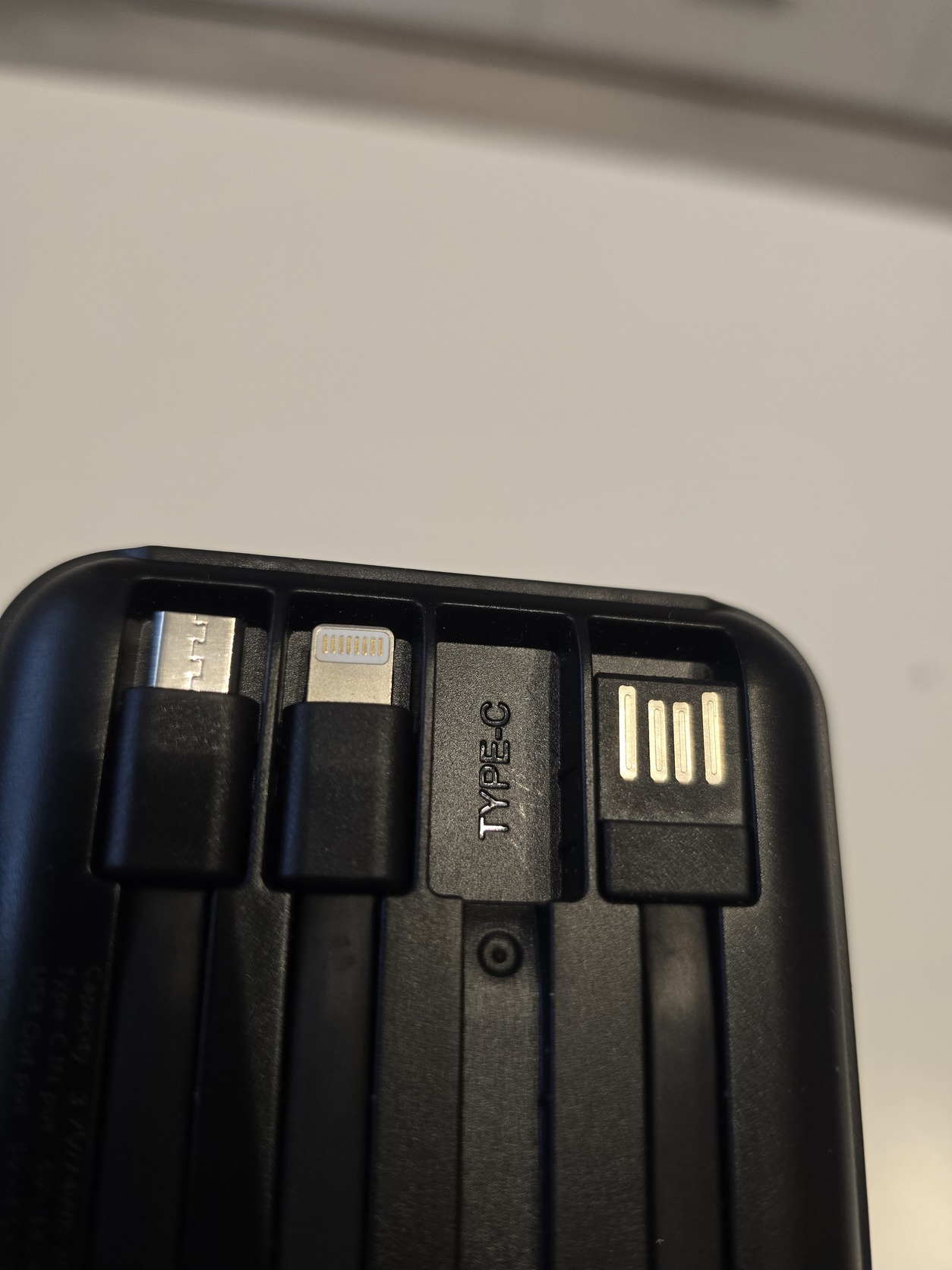 Qi Vezeték nélküli magsafe PowerBank LCD töltéskijelzővel beépített ...