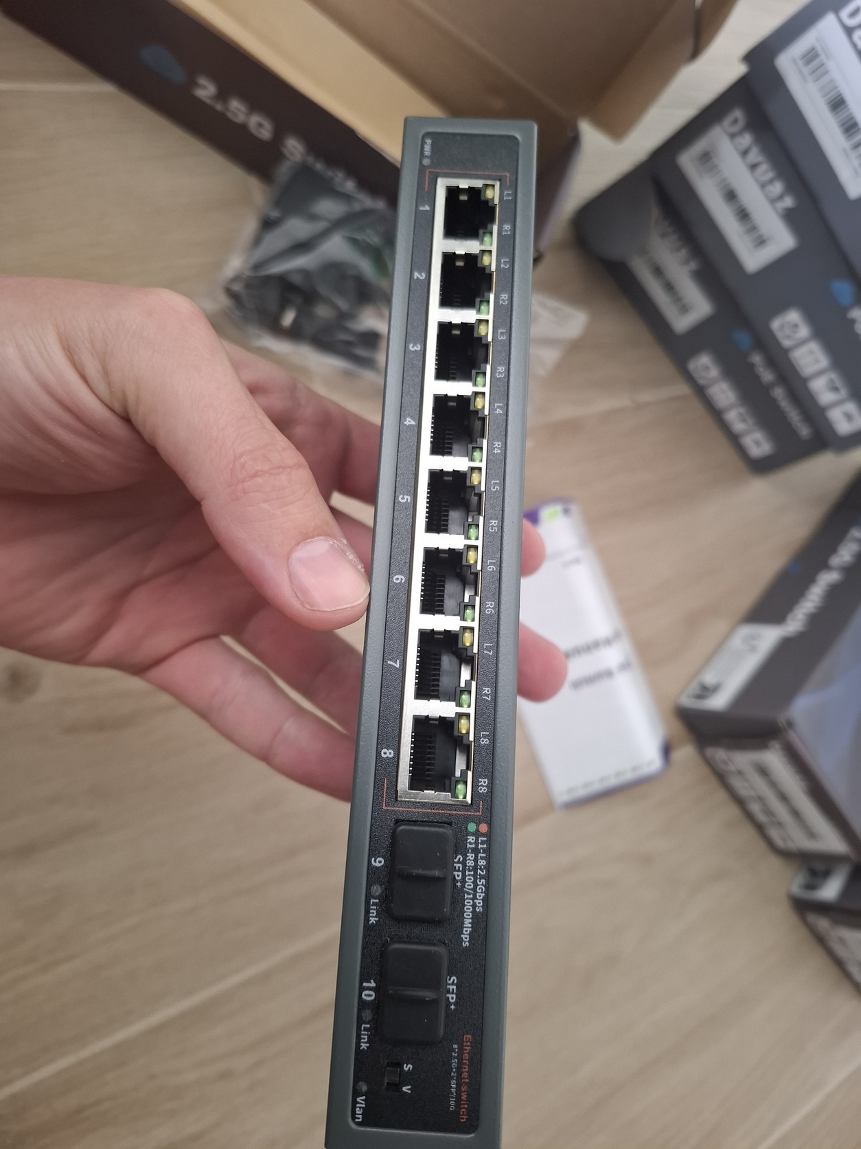ÚJ! 2.5G switch, 10port-tal - 8x2.5g 2x10Gigabit SFP+ TÖBB DARAB ...