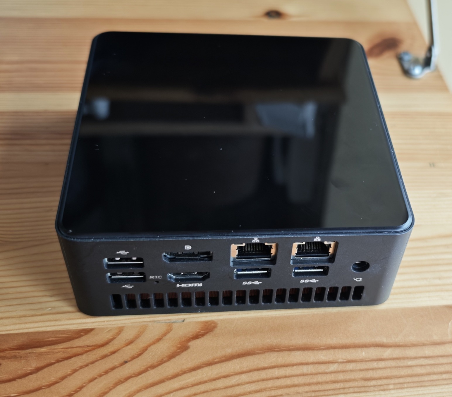 IPASON M3 Ryzen 7 7840HS 32GB/1TB Mini PC kedvező áron eladó - HardverApró