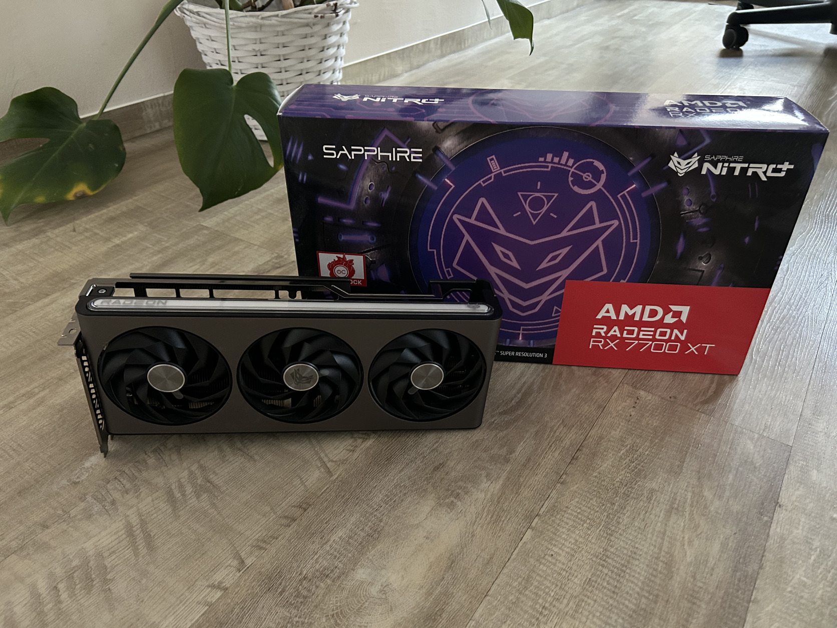 SAPPHIRE NITRO+ Radeon RX 7700 XT GAMING OC 12GB - HardverApró