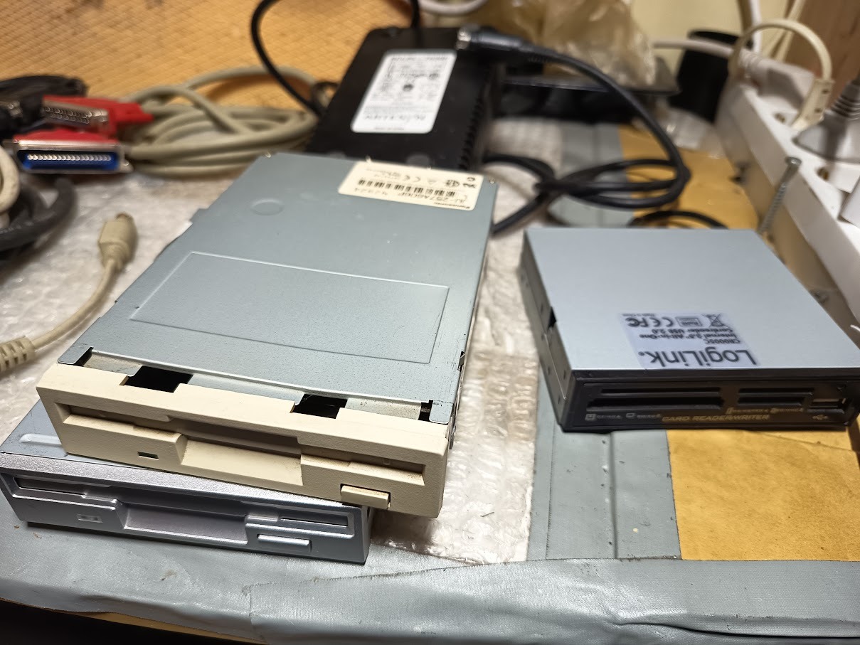 Vegyes Retro padlás leletek - HardverApró