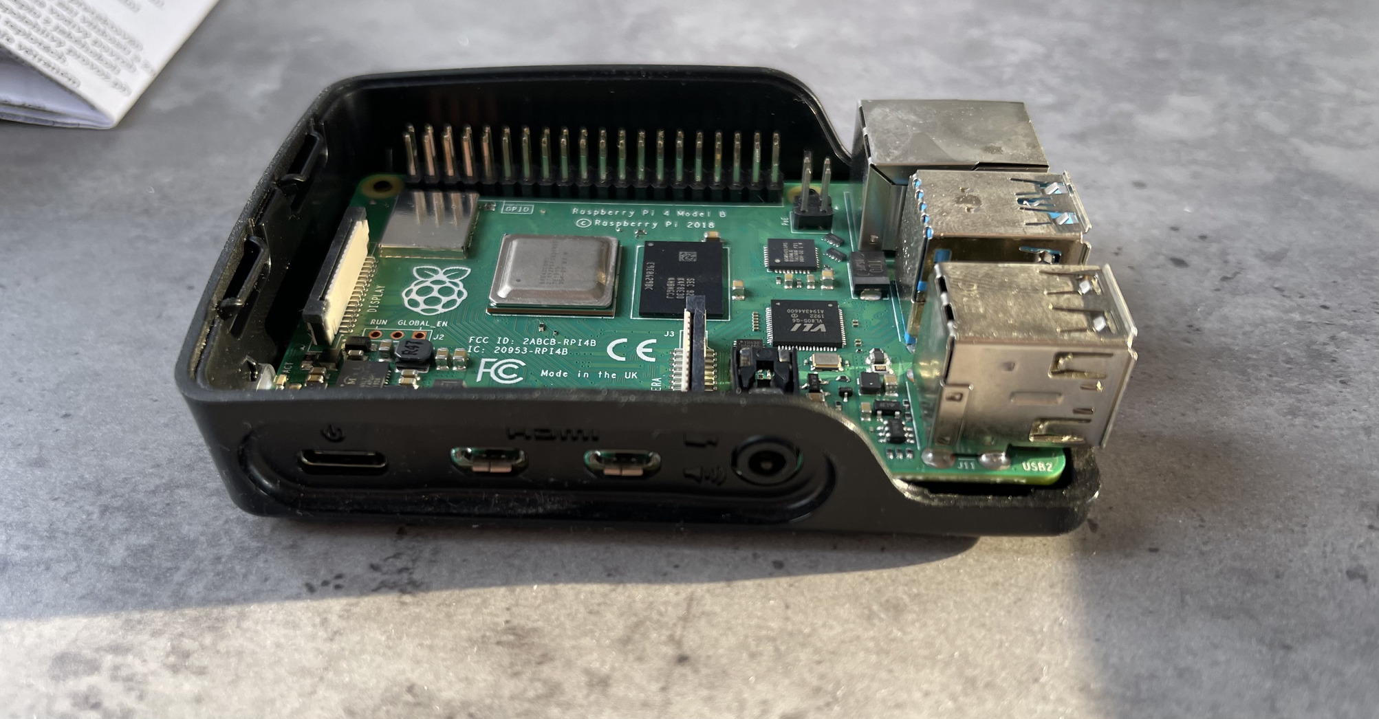 Raspberry Pi 4 model B 1GB + kiegészítők (Táp, HDMI, Ház, USB Adapter ...