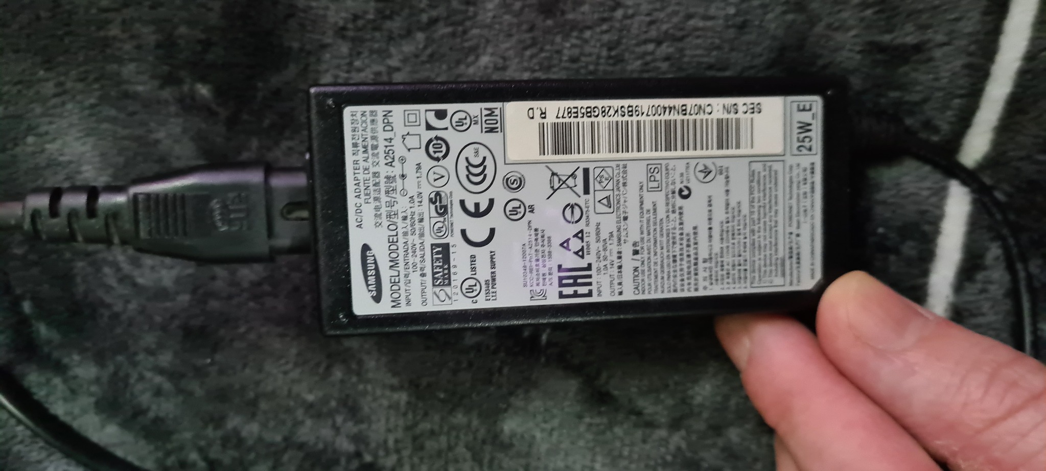 Samsung S22D300HY FULL HD LED 21,5" monitor, HDMI, VGA - több db van ...