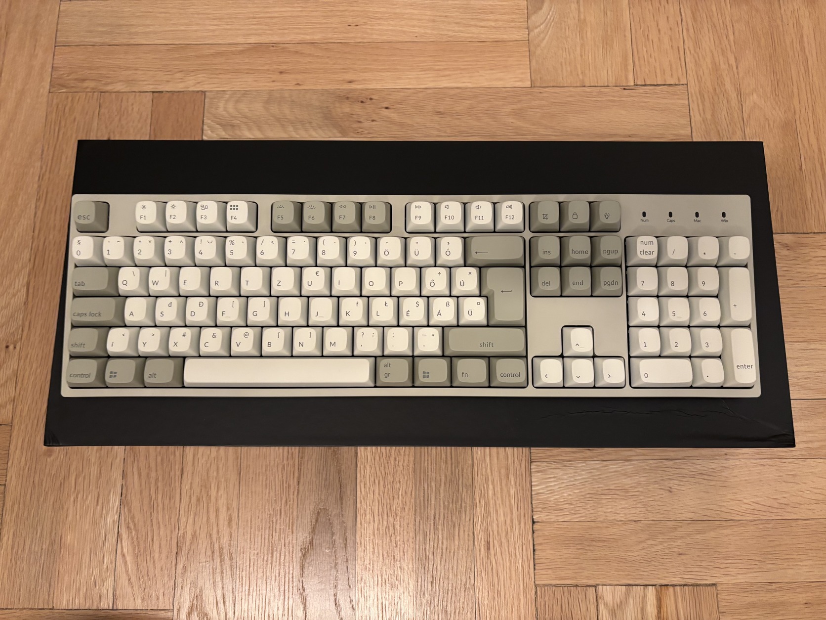 Keychron C2 Pro 8K, vezetékes, hotswap RED switch, RGB, ISO-HU ...