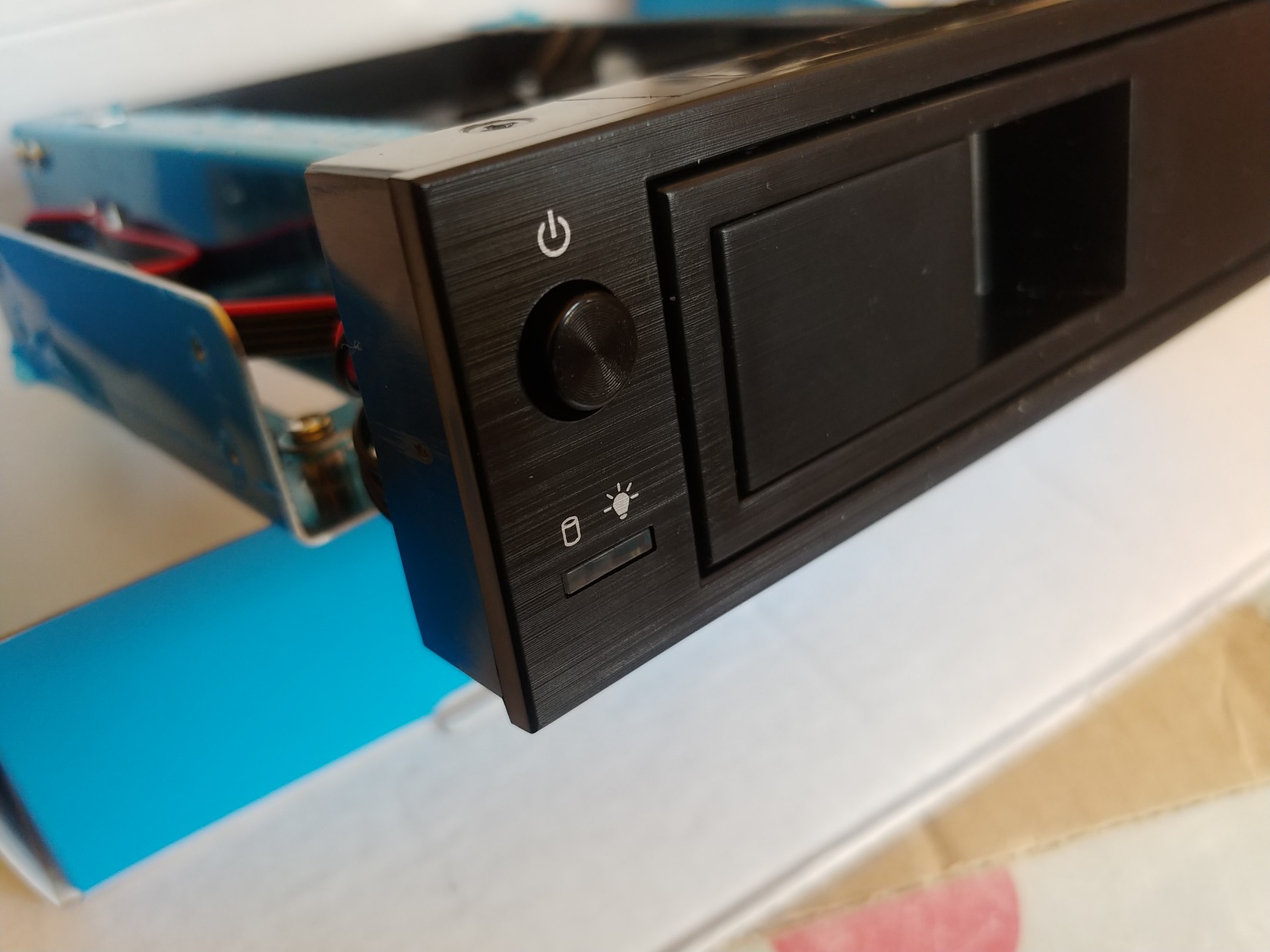 Sata rack 3,5" , 2,5" SSD HDD front és hátsó rack , USB3 2,5" külső ház ...