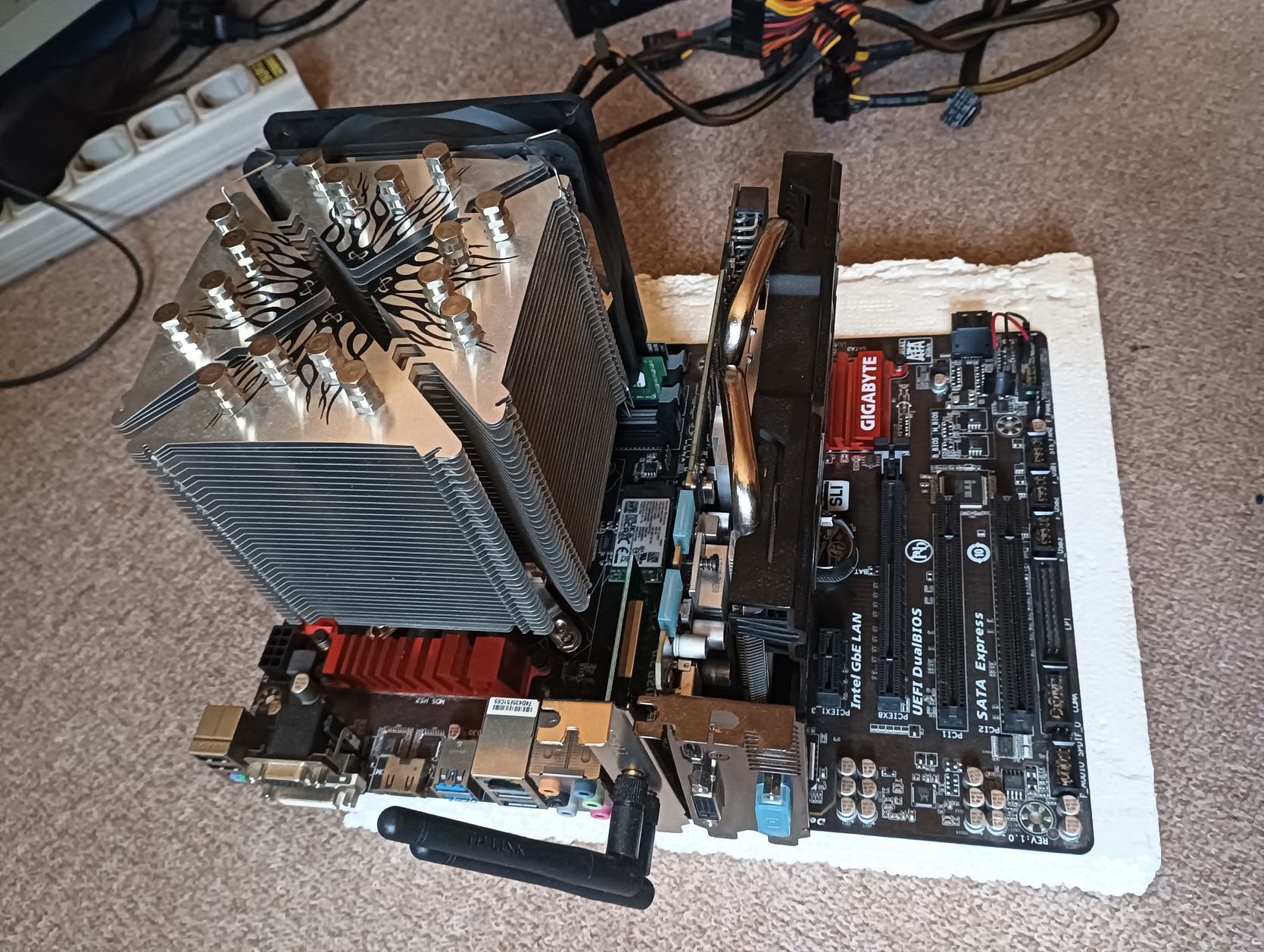 i5 4690k konfig, 16GB, m.2 SSD, VGA, tápegység - HardverApró