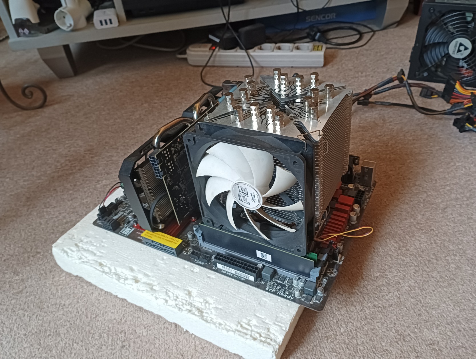 i5 4690k konfig, 16GB, m.2 SSD, VGA, tápegység - HardverApró